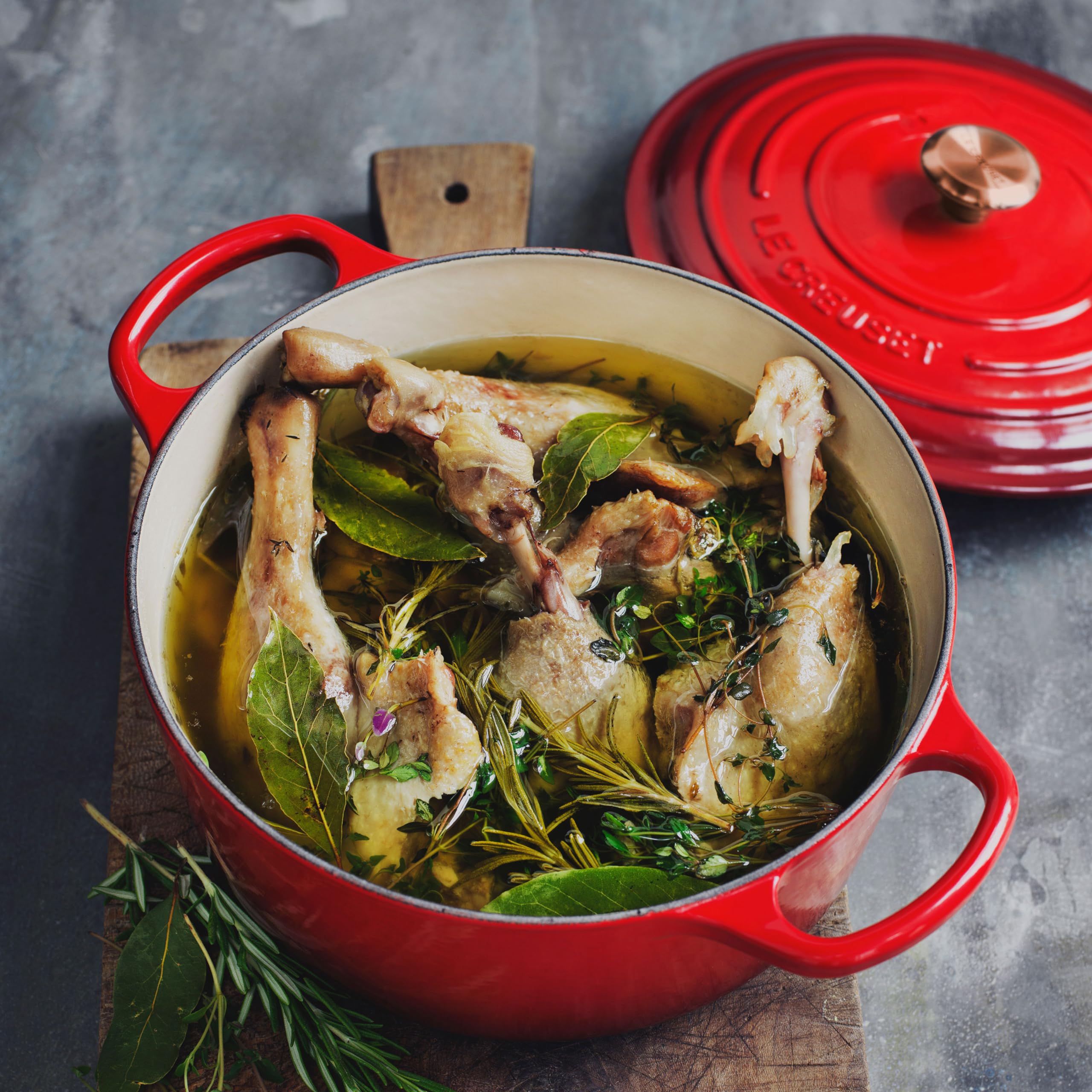 Le Creuset Signature 6.75-quart Round Wide Oven with Copper Knob - Enameled Cast Iron (Cerise)