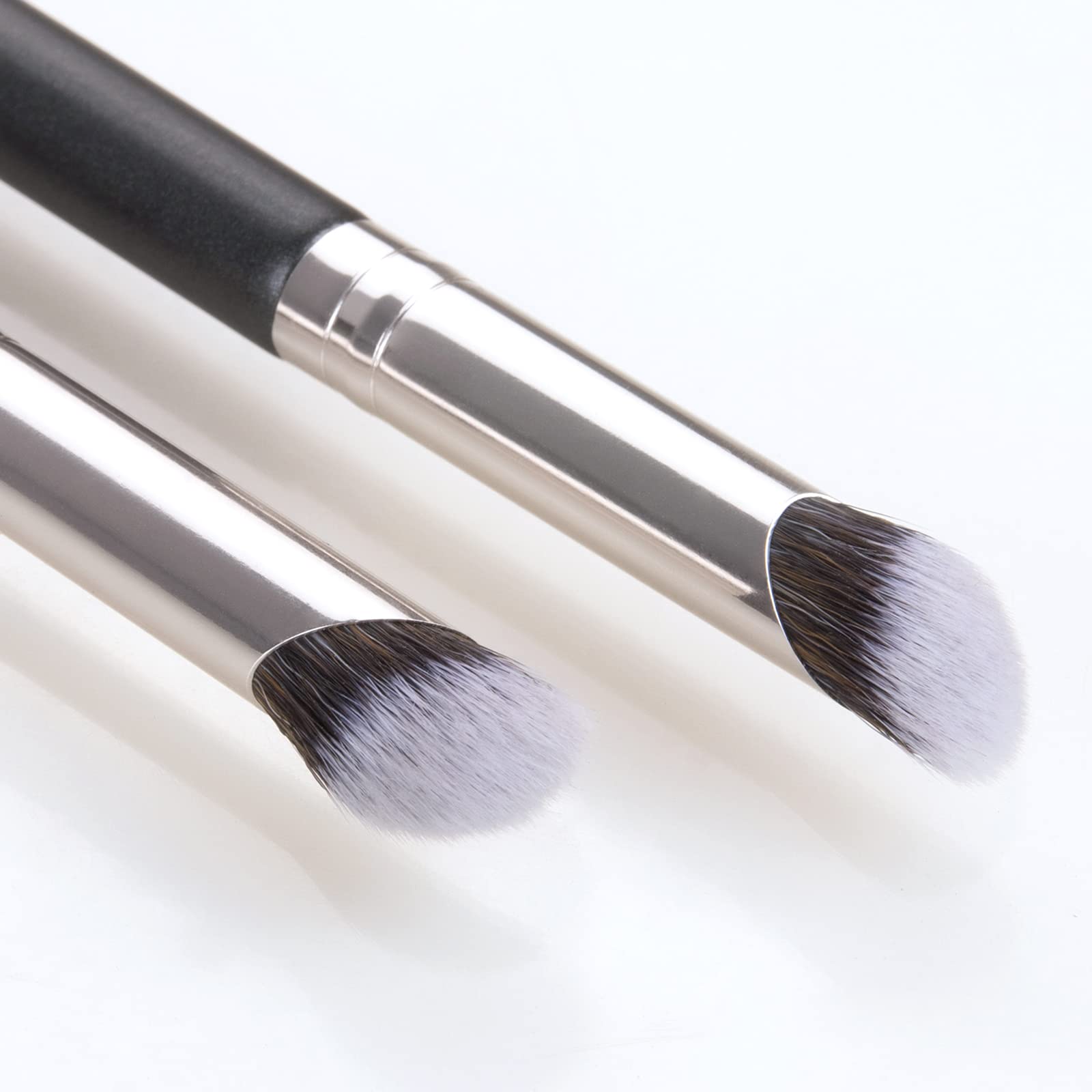Erinde Small Angled Under Eye Concealer Brush, Nose Contour Brush for Bronzer, Professional Foundation Contour Concealer Makeup Brush for Blending Liquid, Cream or Flawless Powder Cosmetics