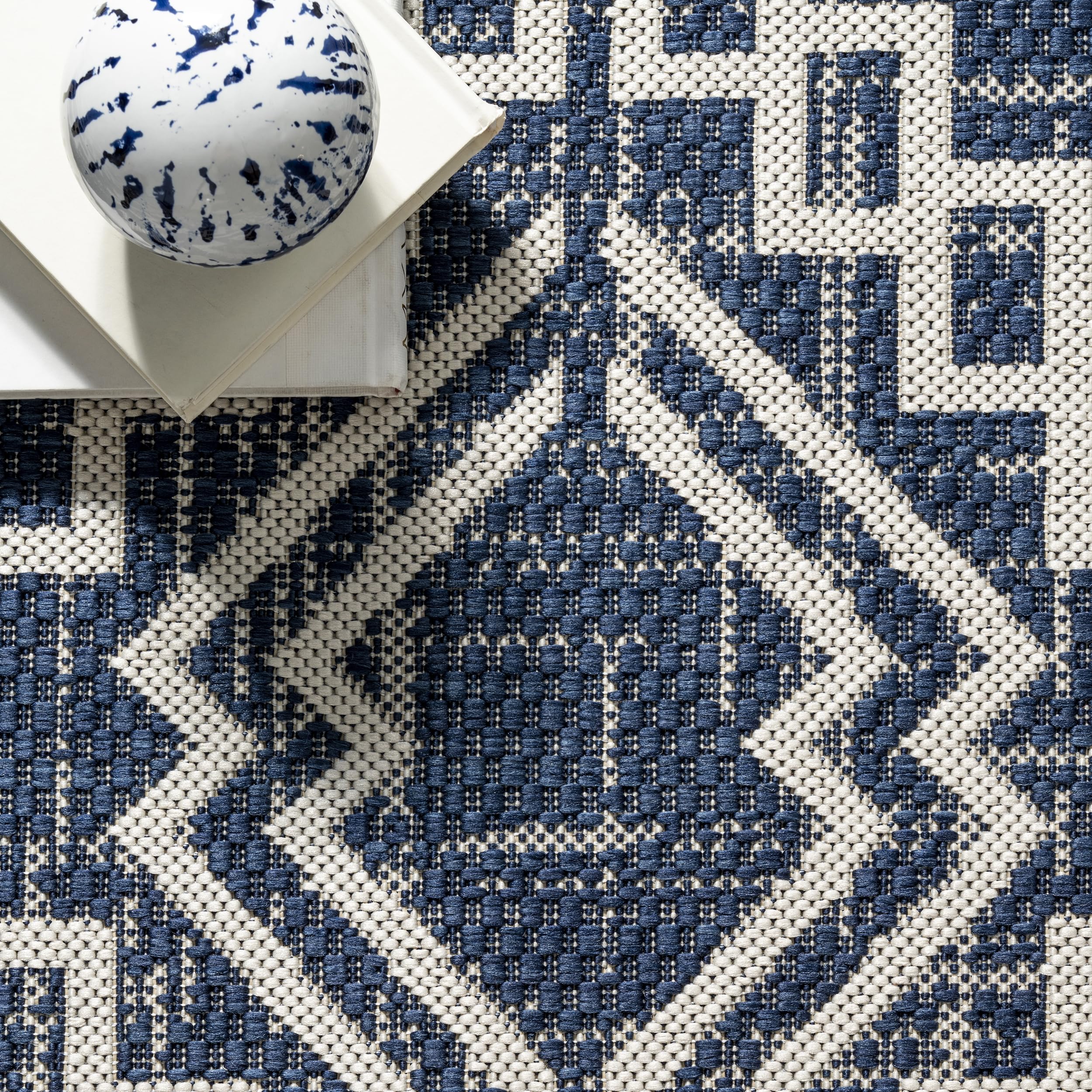 nuLOOM 4' x 6' Outdoor Performance Area Rug, Stain Resistant, Weather Resistant, High Traffic, Patio, Balcony, Outside, Cari Blue