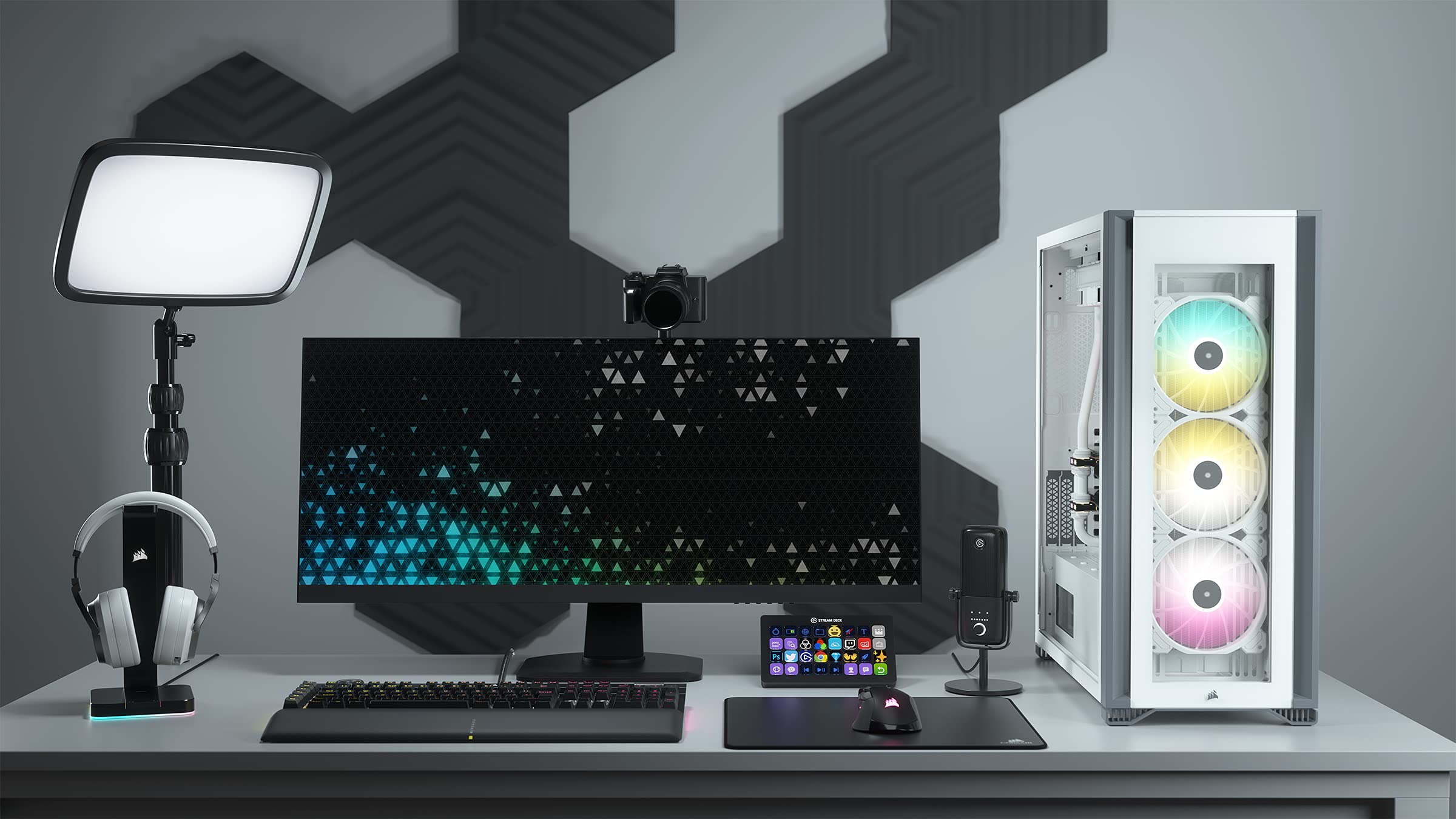 CORSAIR iCUE 7000X RGB Full-Tower ATX PC Case – Three Tempered Glass Panels – Spacious Interior – Easy Cable Management – 4x CORSAIR SP140 RGB ELITE Fans Included – White