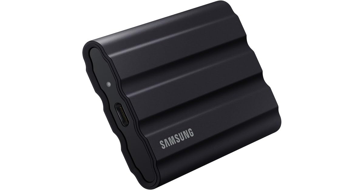 Samsung Portable SSD T7 Shield, 1TB, USB 3.2 Gen.2, 1050MB/s Read, 1000MB/s Write, Robust External Hard Drive Outdoor for Mac, PC and Smartphone, Black, MU-PE1T0S/EU
