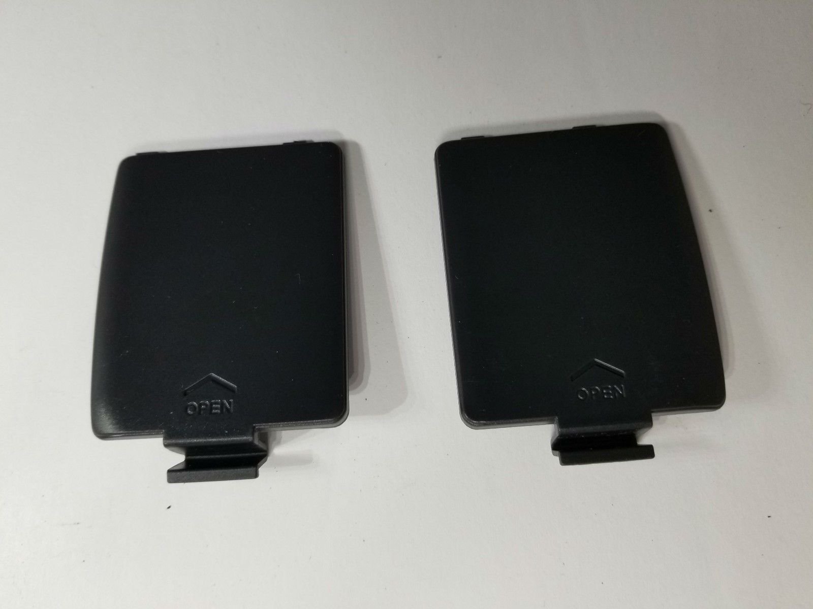 PAIR OF BLACK BATTERY COMPARTMENT COVERS LIDS for The SEGA GAME GEAR