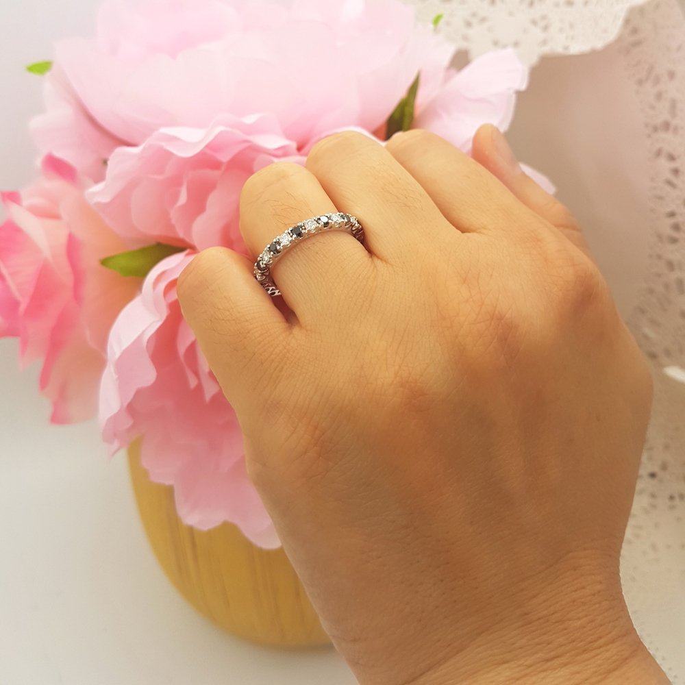 Dazzlingrock Collection 1.00 Carat (ctw) 18K Round White And Black Diamond Eternity Stackable Wedding Band, White Gold, Size 5