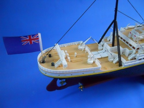 Ready To Run Remote Control RMS Titanic 32" with Lights - White Star Lines - Remote Control Model Cruise Ship - RC Ocean Liner - Model Cruise Ship