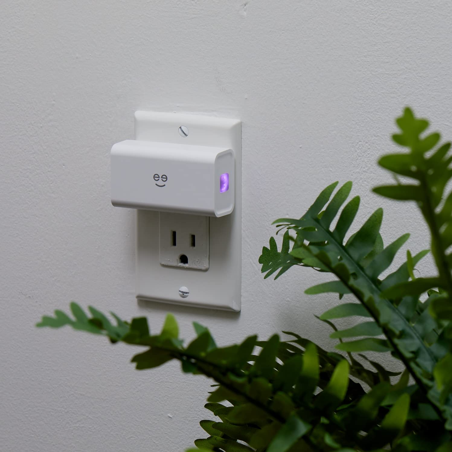 Geeni Connect Bridge Smart Home Hub - WiFi Bluetooth Bridge Gateway Hub - Works with Smart Life App and Tuya, Voice Control, Compatible with Alexa and Google Home Assistant