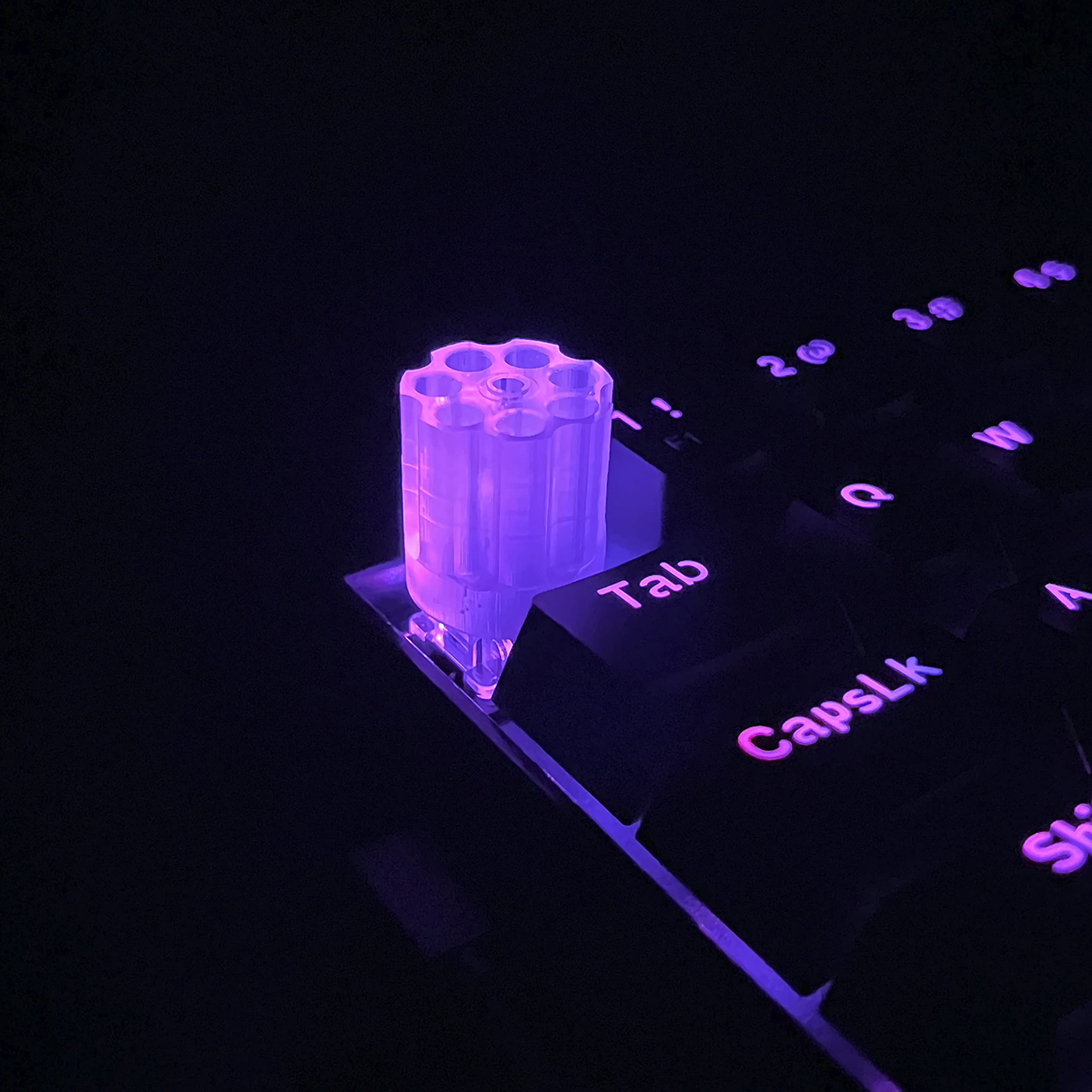Custom Keycap for Mechanical Gaming Keyboard - Design Revolver Drum - Artisan Cherry MX Made in Resin with Universal Compatibility - Unique Gift Idea (Transparent)