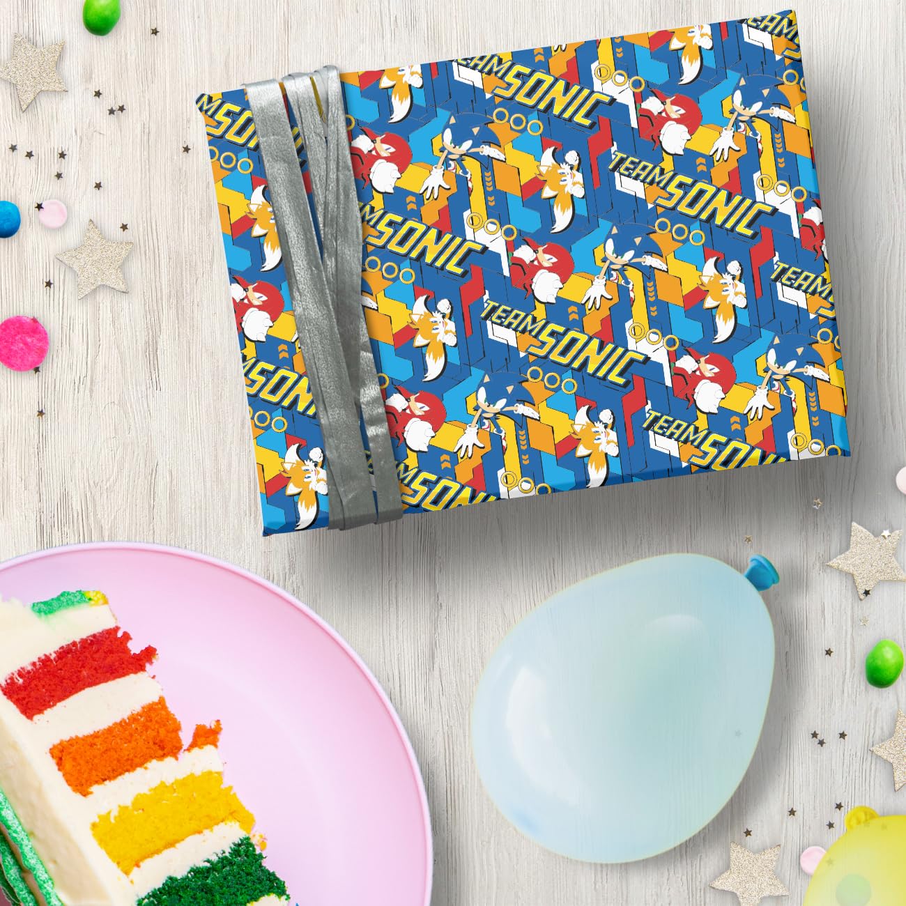 Danilo Sonic The Hedgehog Wrapping Paper, Two Sheet, Two Tags, Officially Licensed Gift Wrap, Recyclable, 70 x 50 when opened, multi-coloured