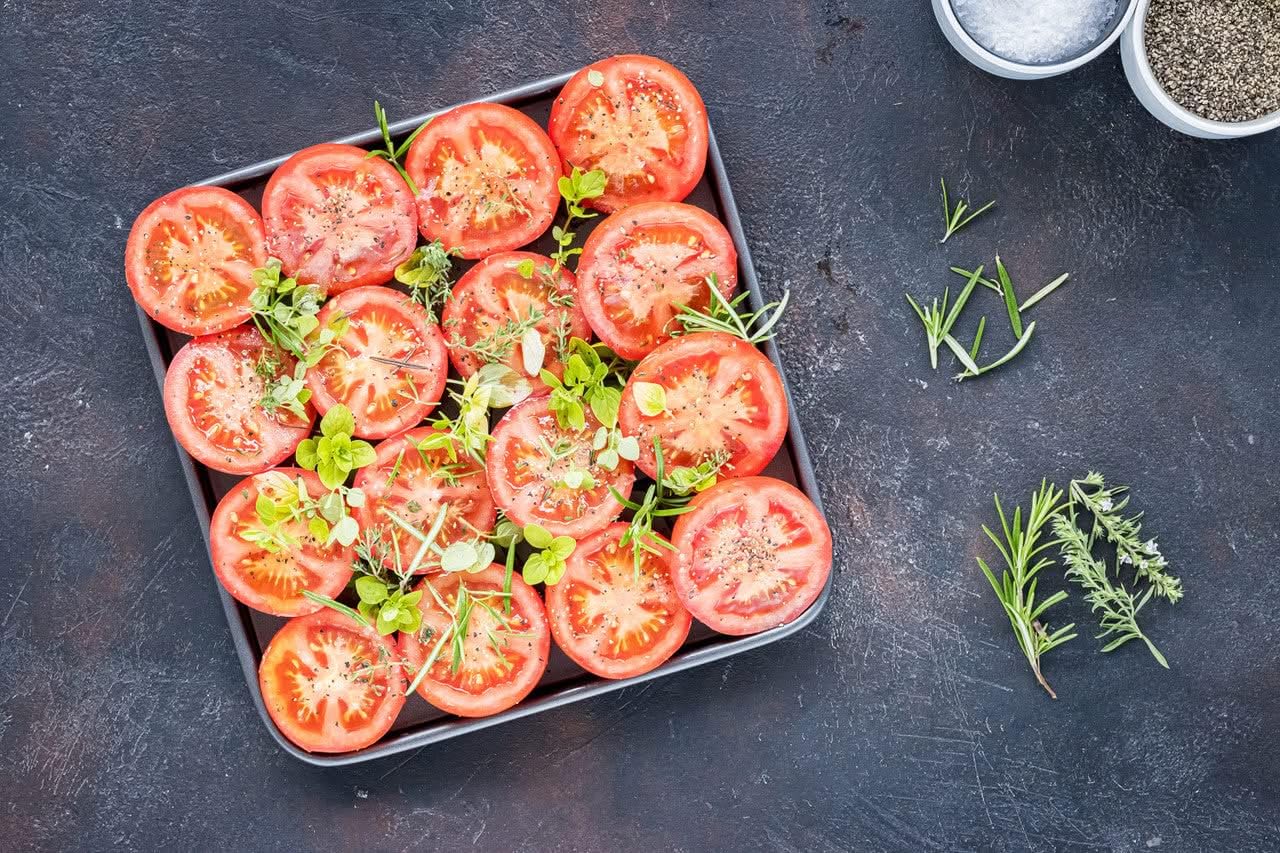 Master Class 26cm/10 Non-Stick Square Baking Tray Sheet Pan | Ideal for Making Swiss Rolls Flapjacks Pastries Grilling or Roasting