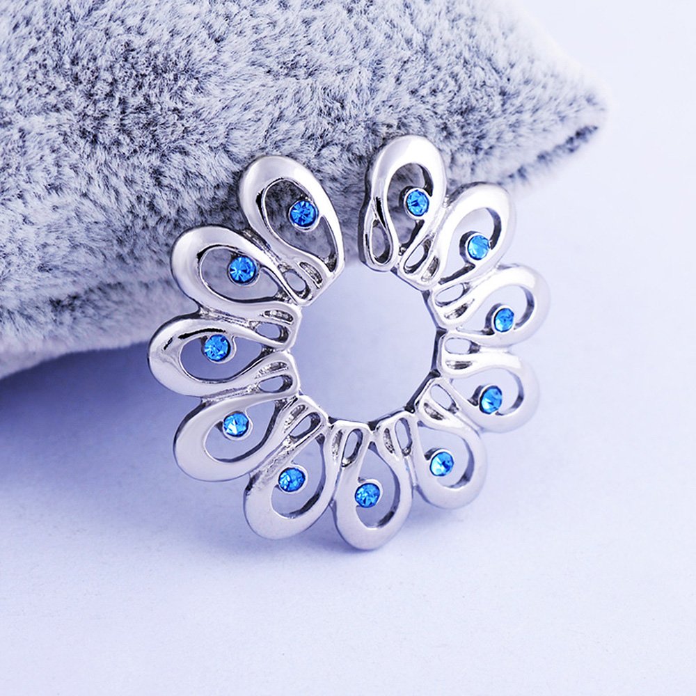 CrazyPiercing 1Pair Surgical Steel Blue Faux Crysta Tribal Floral Clip on Non-Pierce Fake Nipple Ring (Blue)