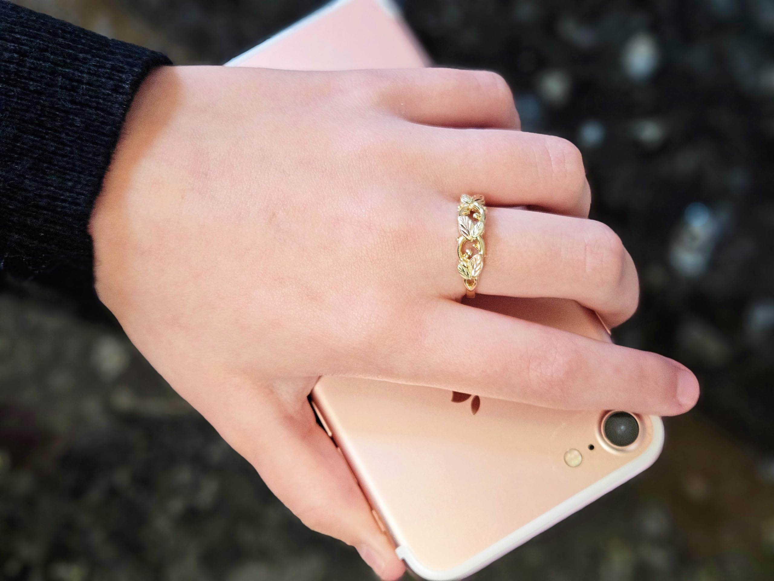 Cut-Out Leaf Band, 10k Yellow Gold, 12k Green and Rose Gold Black Hills Gold Motif, Size 4.75