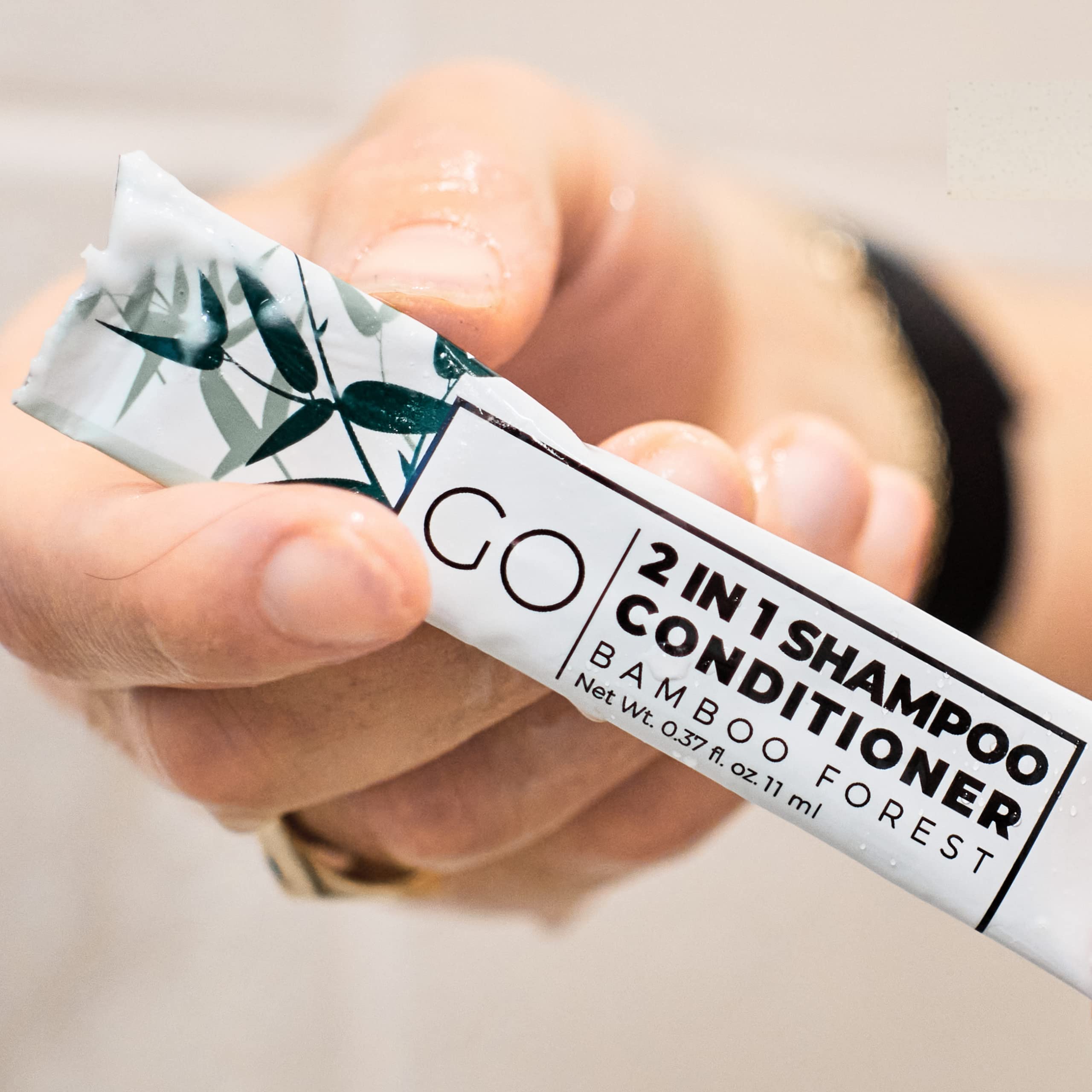 Go Essentials Travel 2 in 1 Shampoo/Conditioner 20 Unit Box Variety Pack (5 of each - shampoo/conditioner, lotion, mouthwash and body wash)