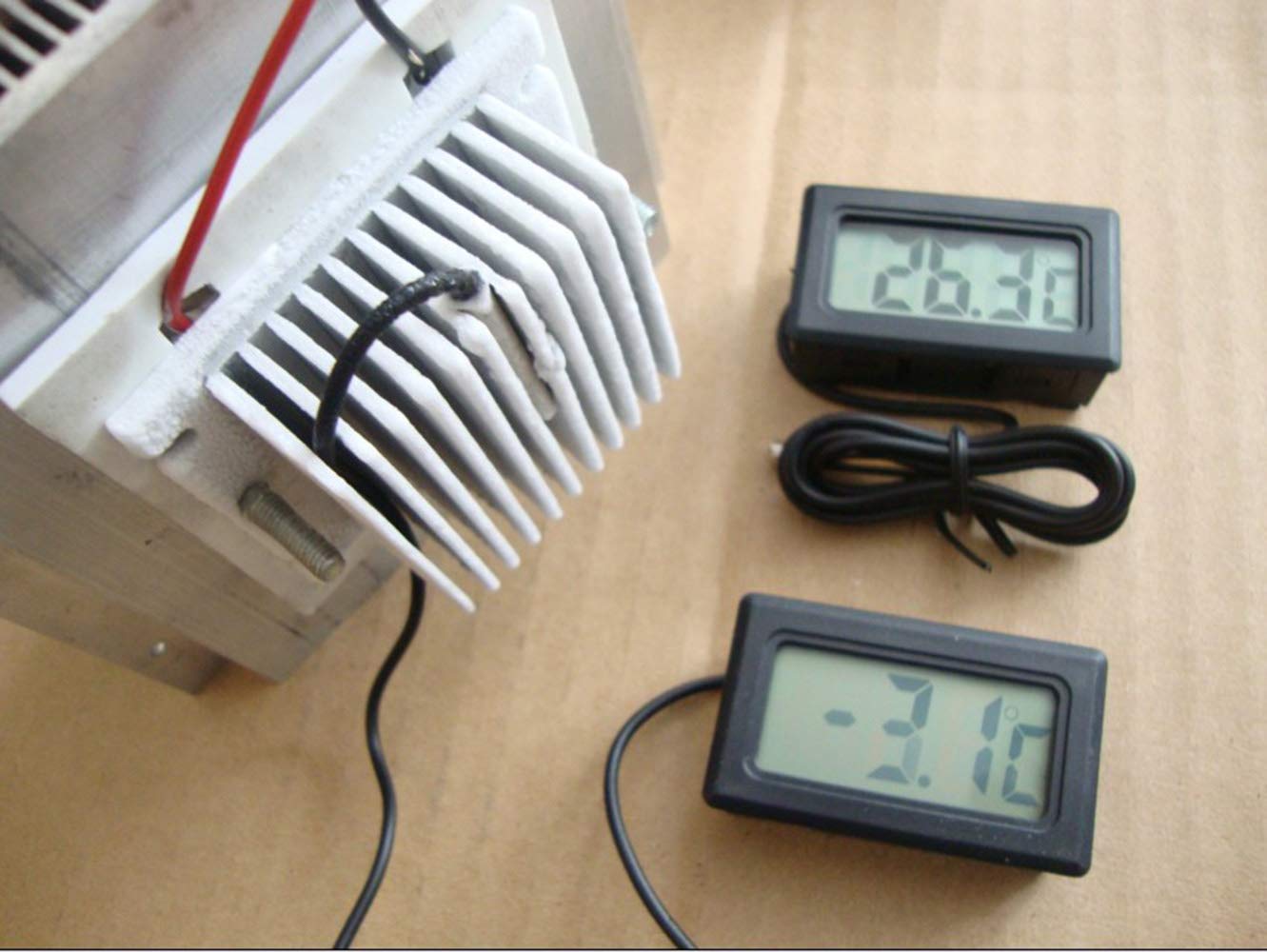 DAOKI 2 Pcs TEC1-12706 12V 6A 60W Thermoelectric Cooler Cooling Peltier Plate Module 40 x 40 mm Semiconductor Refrigeration with 2Pcs Thermal Conductive Pad