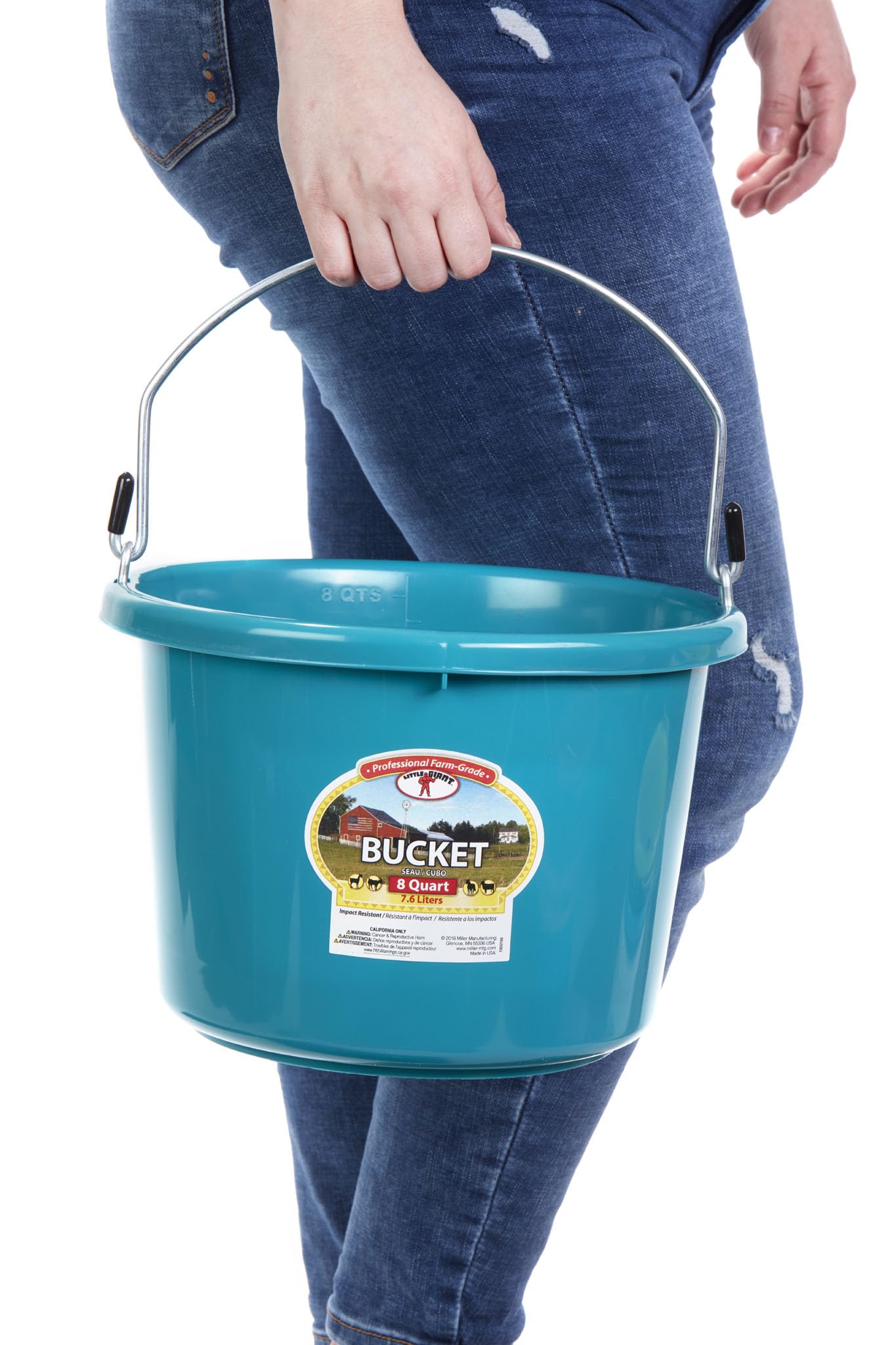 Little Giant® Plastic Animal Feed Bucket | Round Plastic Feed Bucket with Metal Handle | Made in USA | 8 Quarts