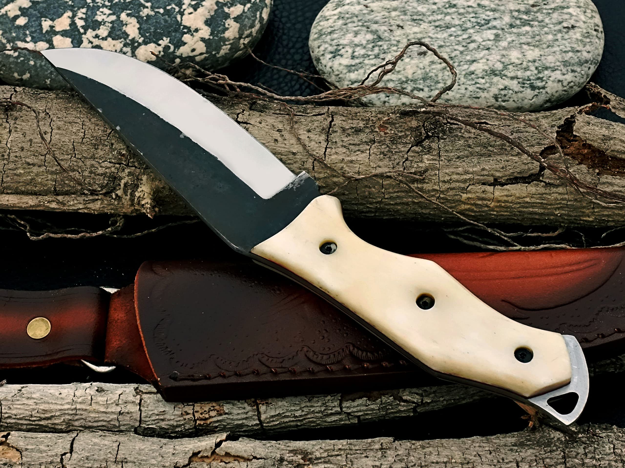 D2 Steel Hunting Knife Fixed blade knife Skinner Knife Camel Bone handle , Black Edge ,Bush craft, Camping, with Cowhide Leather Sheath – BW-4148