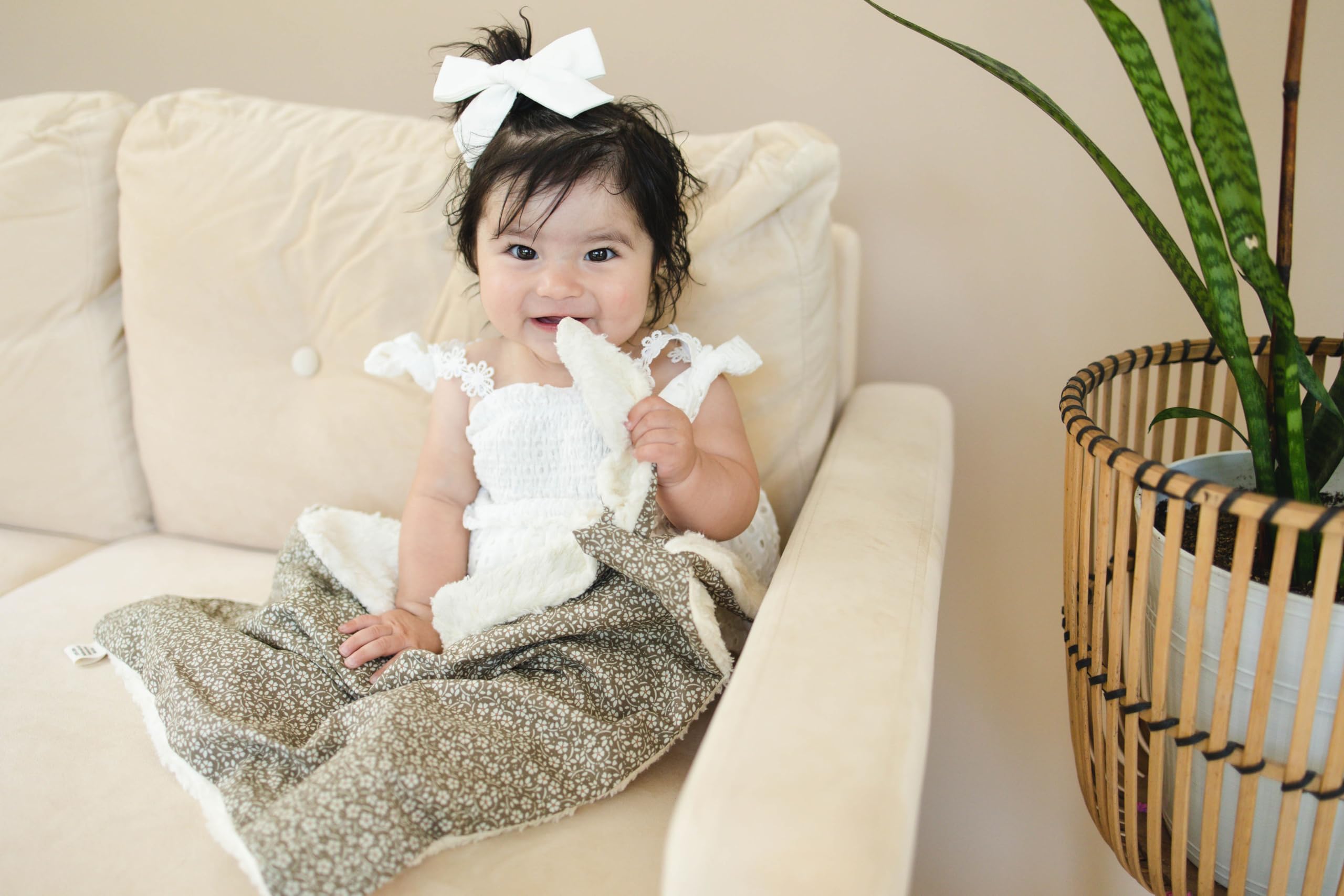 Leyl&Ari Plush Lovey, Bunny Ear Security Blankie, Soft Premium Quality, Gender Neutral Unisex Gift, Made in USA