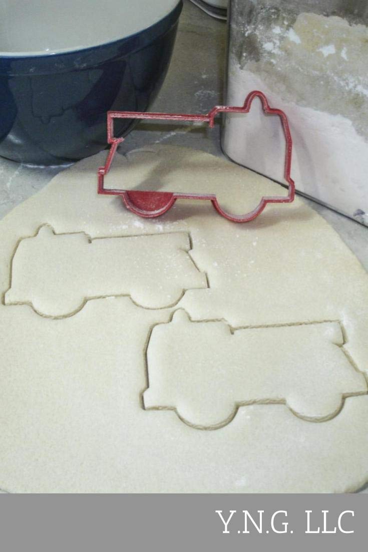 FIREFIGHTER FIREMAN OUTLINES FIRE TRUCK HELMET HYDRANT SET OF 5 COOKIE CUTTERS MADE IN USA PR1398