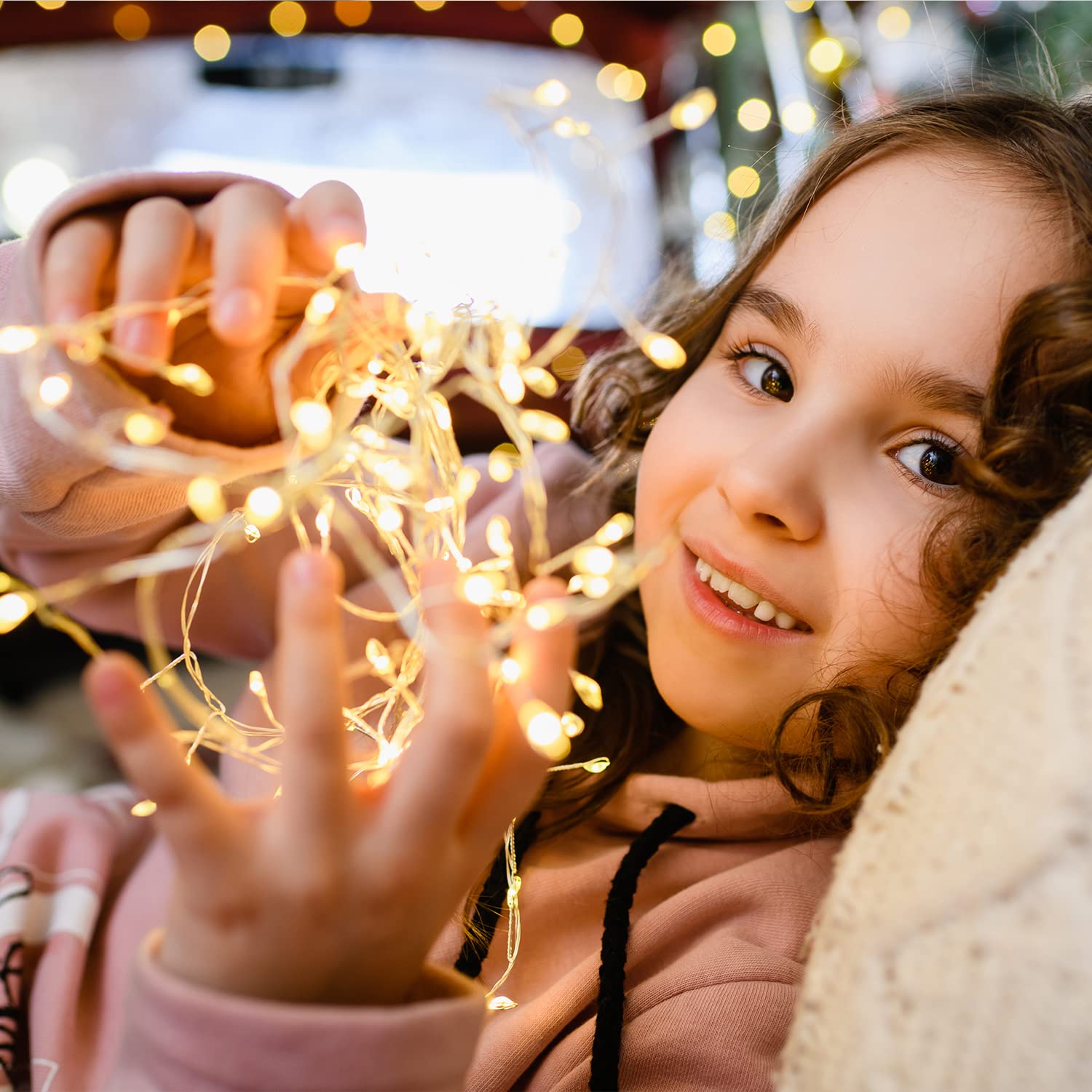 Cluster Lights Fairy Lights Battery Operated & USB Powered 10Ft 100 LED Mini String Lights Copper Wire Indoor Twinkle Firecracker Light Warm White Starry Decoration for Bedroom Wedding Christmas Party