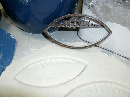 FOOTBALL AND HELMET TEAM SPORT ATHLETICS GAME DAY SET OF 2 COOKIE CUTTERS MADE IN USA PR1540