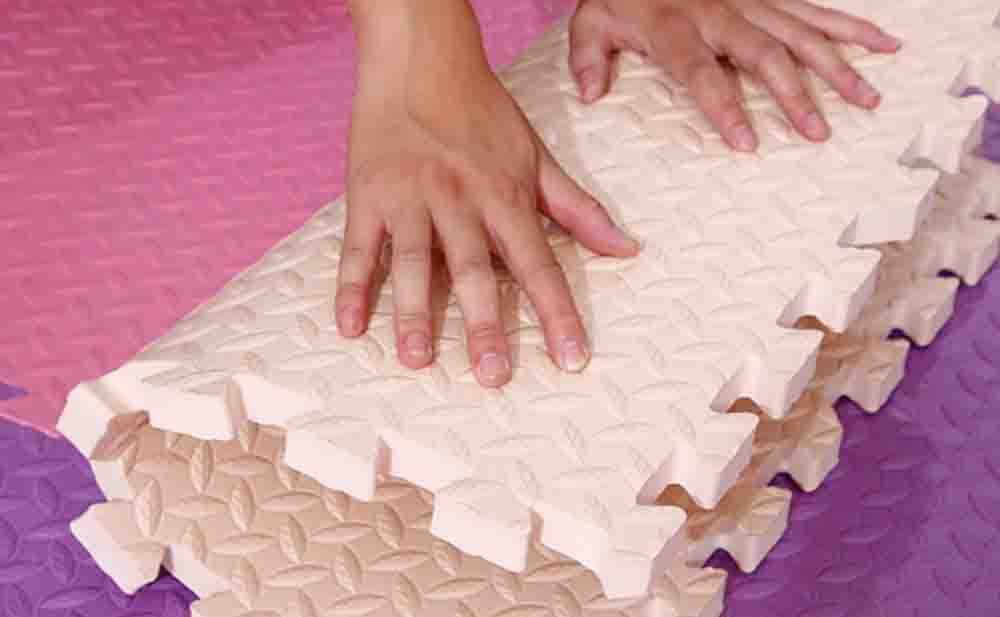 Coyang Gym Floor Mats Home Interlocking Rubber Floor Exercise Training Mat Foam Interlocking Tiles Foam Interlocking Padded Mat Floor Mats Home Workout Mats (30x30x1.2cm/36 Pieces,White+Navyblue)