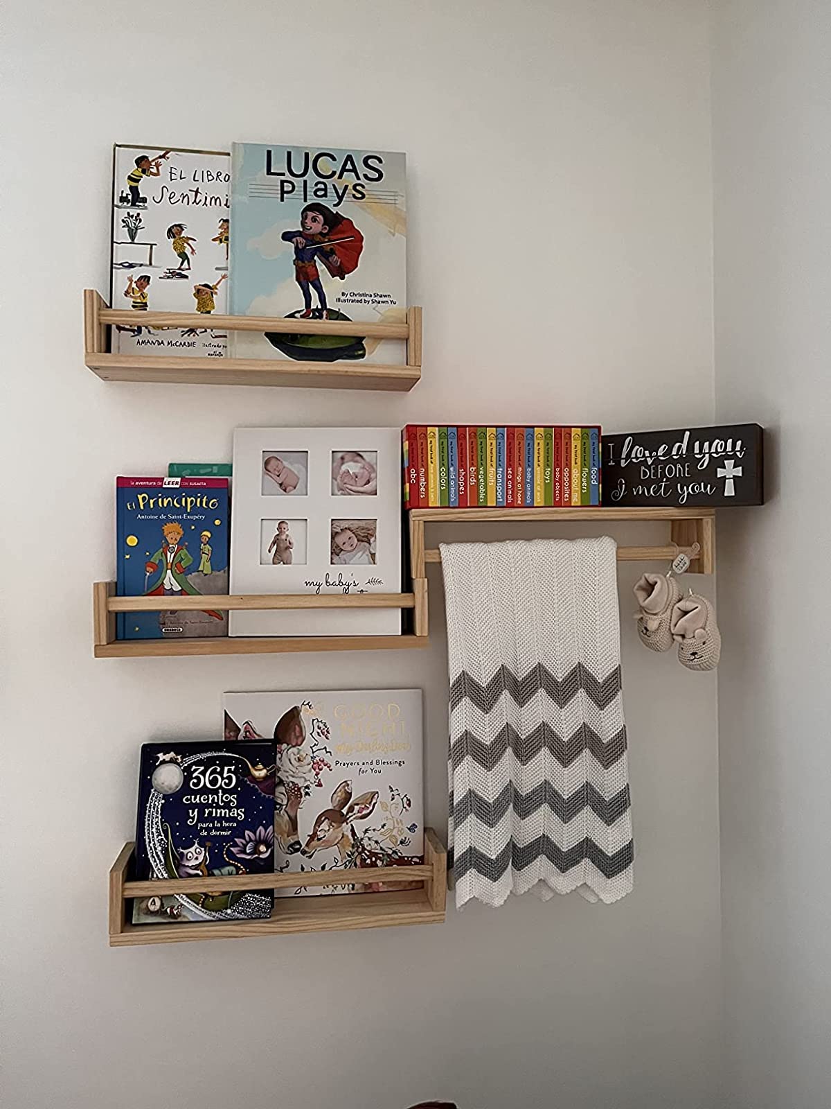 Gneric Floating Book Shelves for Kids Nursery Toddler Classroom, Hanging Book Shelf Organizer for Room Decor, Set of 4