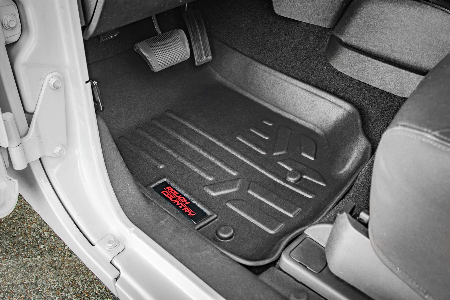 Rough Country All Weather Floor Mats Set for Chevy/GMC 1500 Extended Cab (1999-2006) - Custom Fit Rubber Floor Mats, Durable Rubber Truck Mats, Waterproof Truck Floor Mats