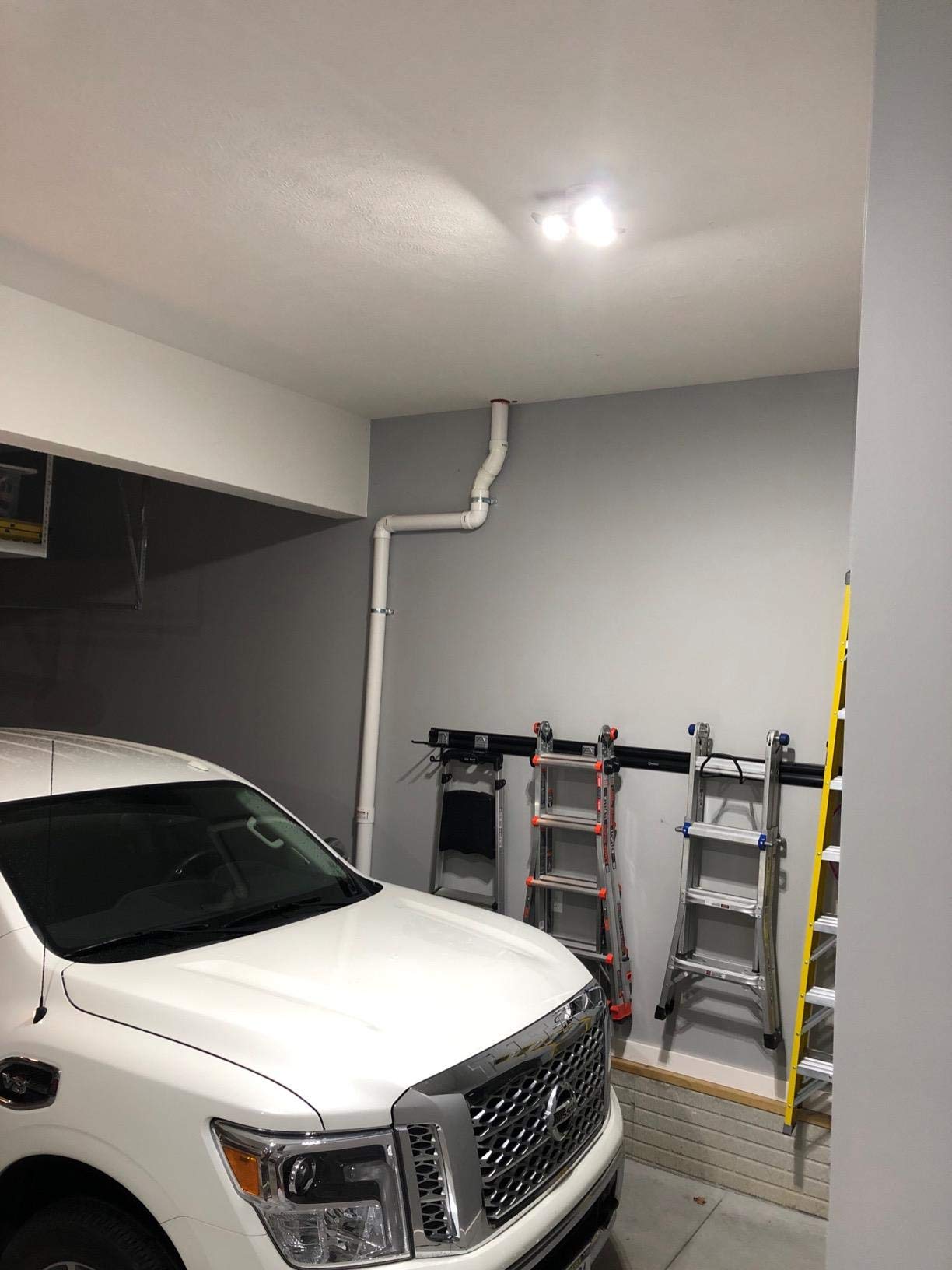 Deformable LED Garage Lights, E26 Base 60W LED Ceiling Lights, 6000LM 6000K Super Bright Shop Light with 3 Adjustable Angle Panels for Workshop, Warehouse, Basement Cellar, Full Area Basement etc