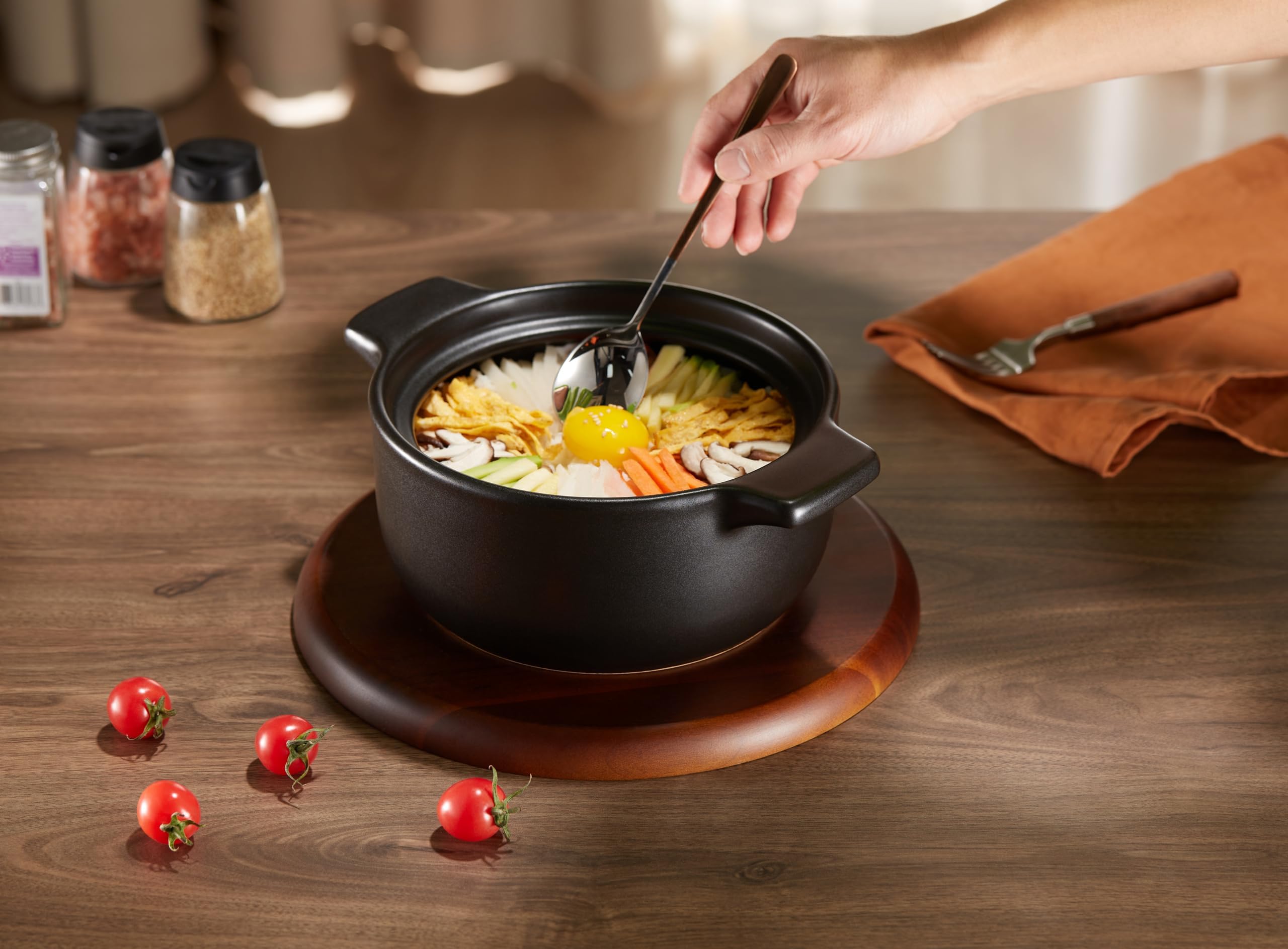 Kook Korean Hot Pot, Dolsot Pot, 68 oz, with Lid, for Cooking Donabe, Bibimbap, Kimchi, Hot Pot, Soups and Stews, Oven and Dishwasher Safe, Black