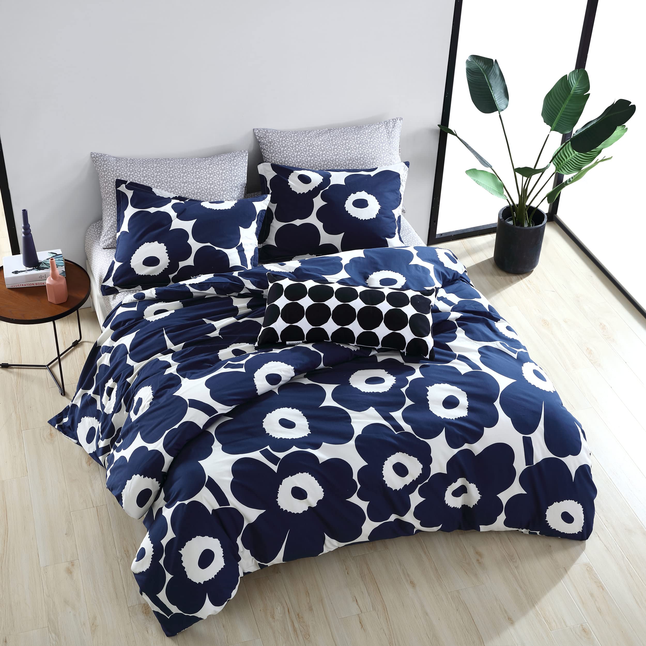MARIMEKKO - Queen Duvet Cover Set, Cotton Bedding with Matching Shams & Botton Closure, All Season Home Decor (Unikko Indigo, Queen)