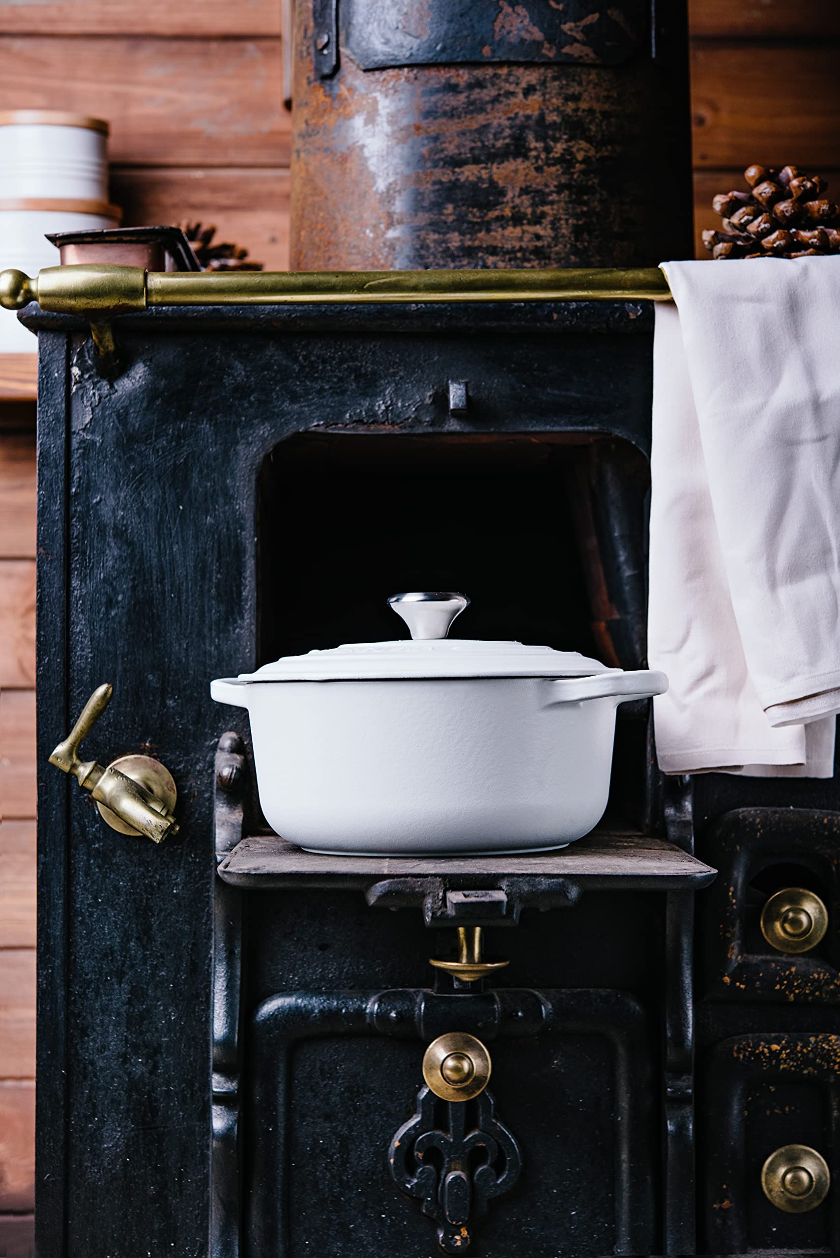 Le Creuset Enameled Cast Iron Signature Round Dutch Oven, 3.5 qt. , White