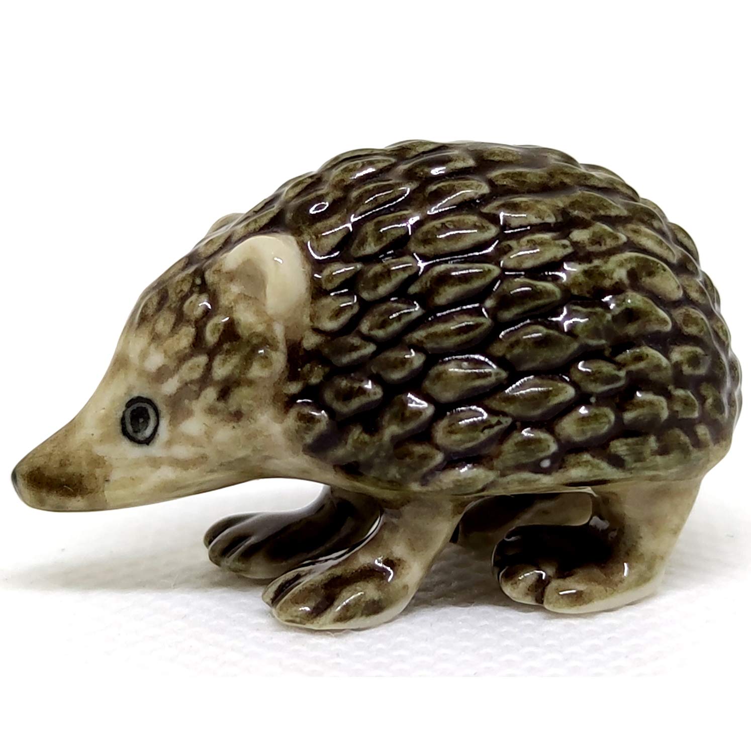 SSJSHOP Hedgehog Dollhouse Miniature Figurines Hand Painted Ceramic Animals Collectible Gift Home Garden Decor,