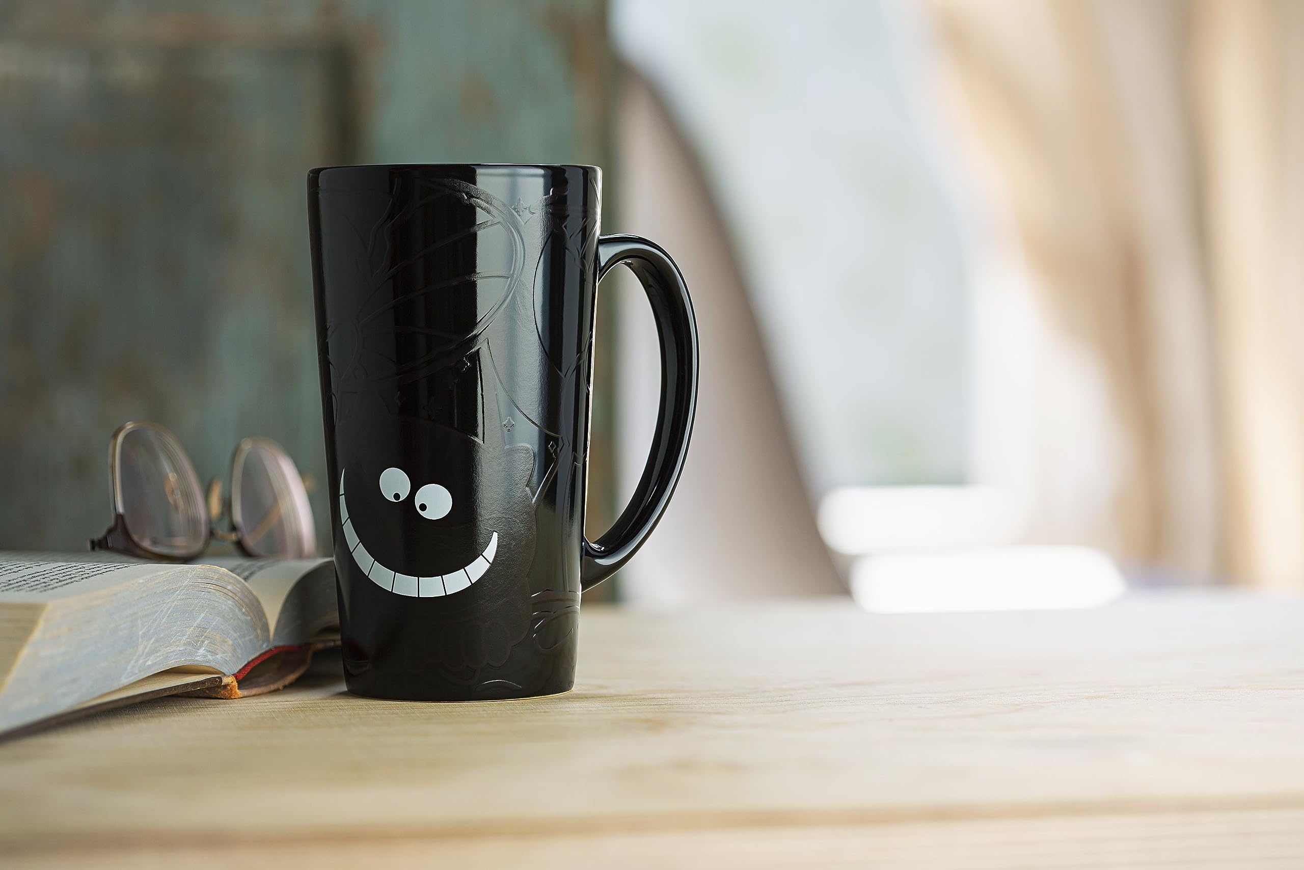 Gift Republic GR450029 Cheshire Cat Heat Chaning Mug, Large (Pack of 1), BLACK
