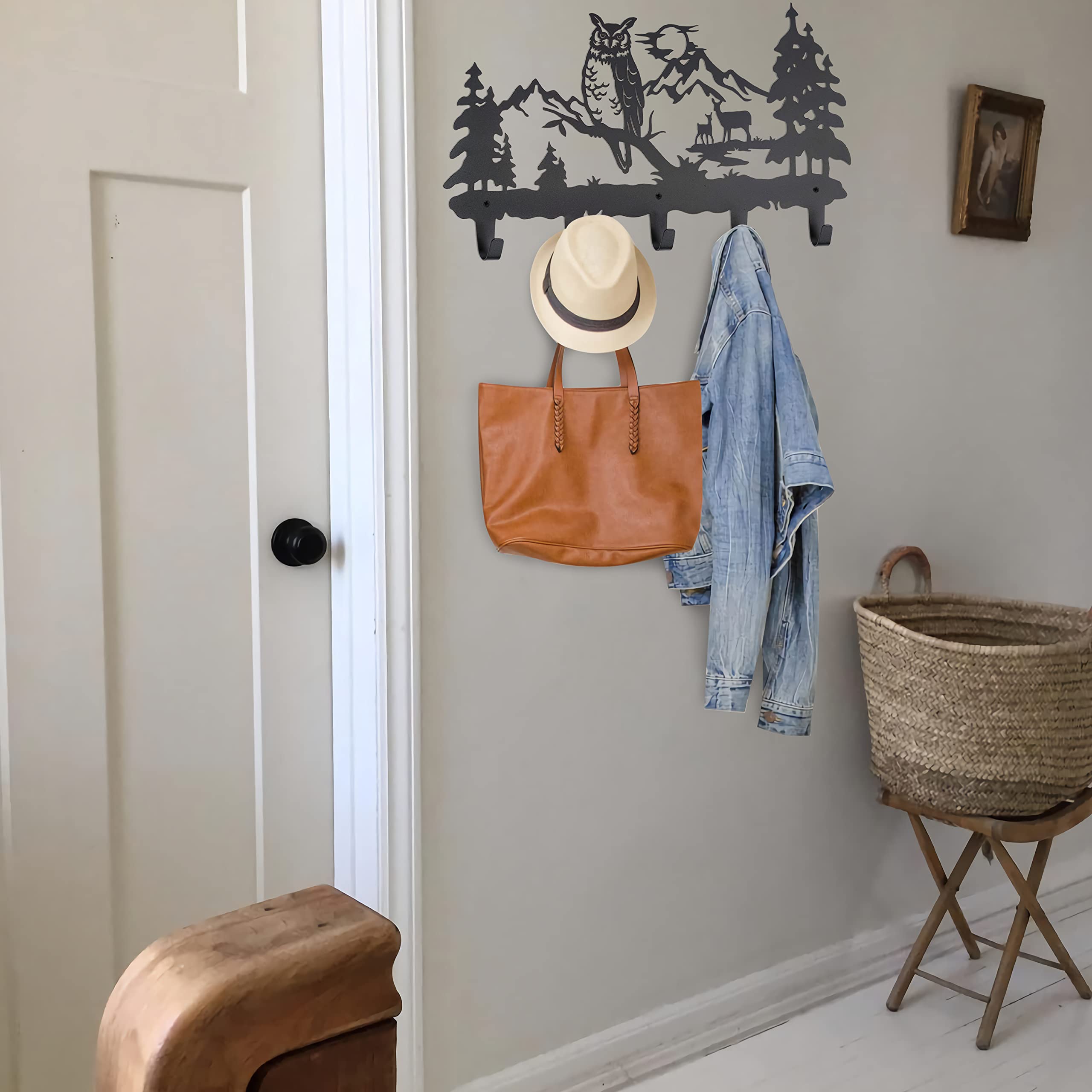 Metal Wolf Hooks Wall Art Decor- Wolf Family Hangers and Key Holder-Apply to Storage, Living Room, Hallway, Office, hut Decorative Hook Coat Rack and Backpack Hook (Black)