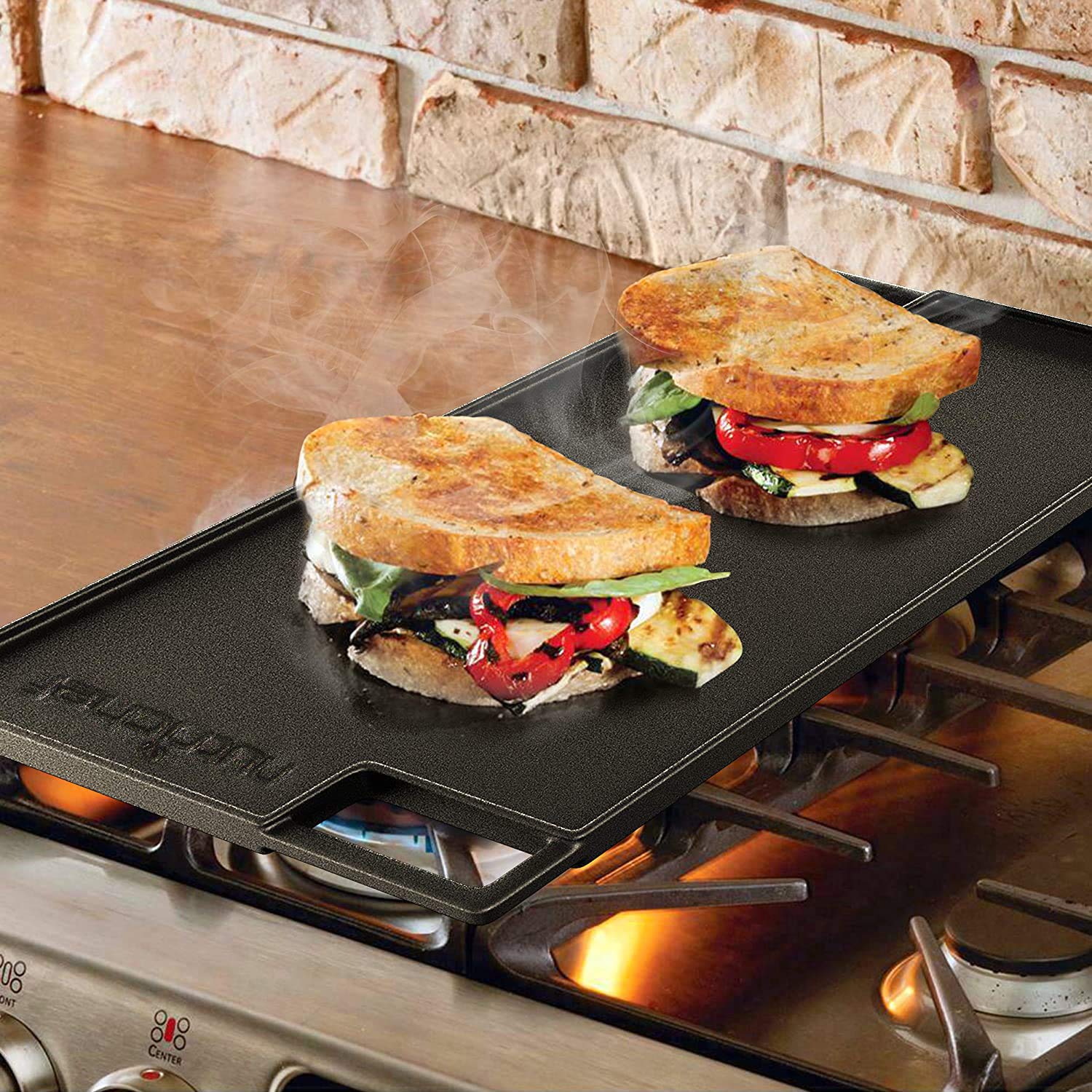 NutriChef 18 Inch Cast Iron Griddle Skillet Reversible Grilling Plate Pan For Stove Top with Heat Resistant Oven Grab Mitt, Black (2 Pack)