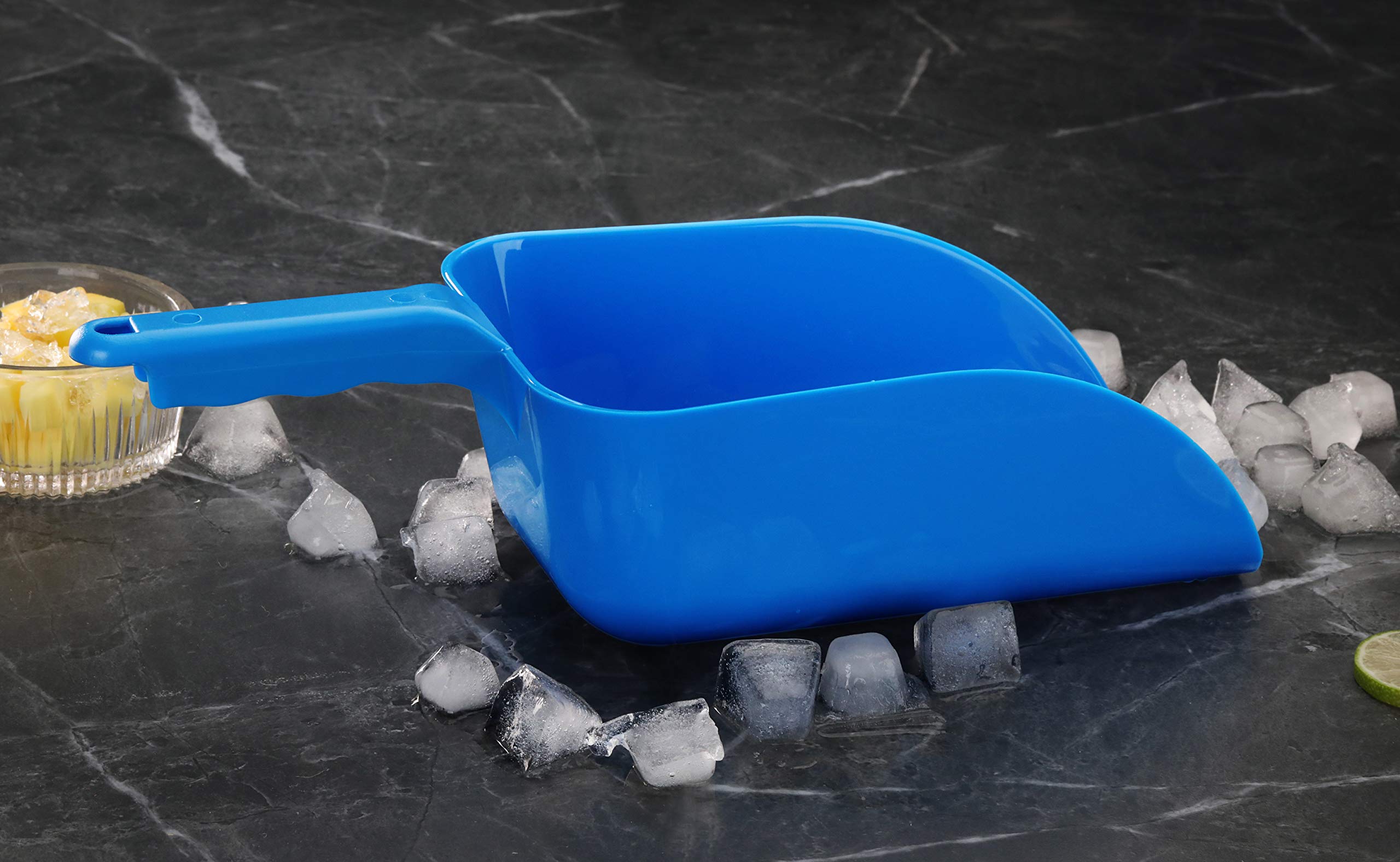 New Star Foodservice 34462 Polycarbonate Plastic Utility Ice Scoop. Blue, 64-Ounce