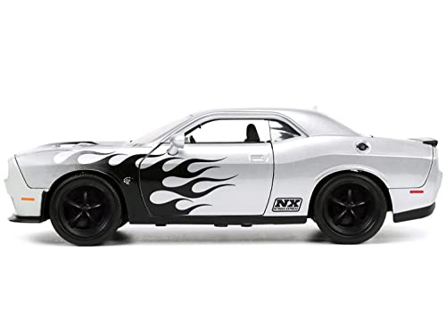 Jada Toys Big Time Muscle 1:24 2015 Dodge Challenger SRT Hellcat Die-cast Car Silver/Black Flames, Toys for Kids and Adults