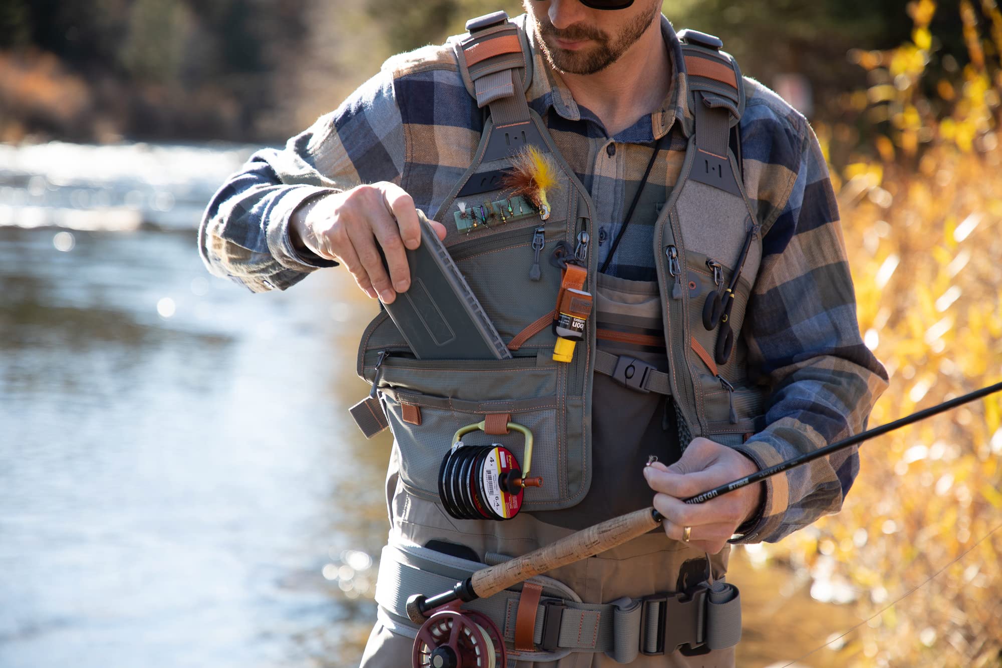 fishpond Flint Hills Men's Fly Fishing Vest - Gravel