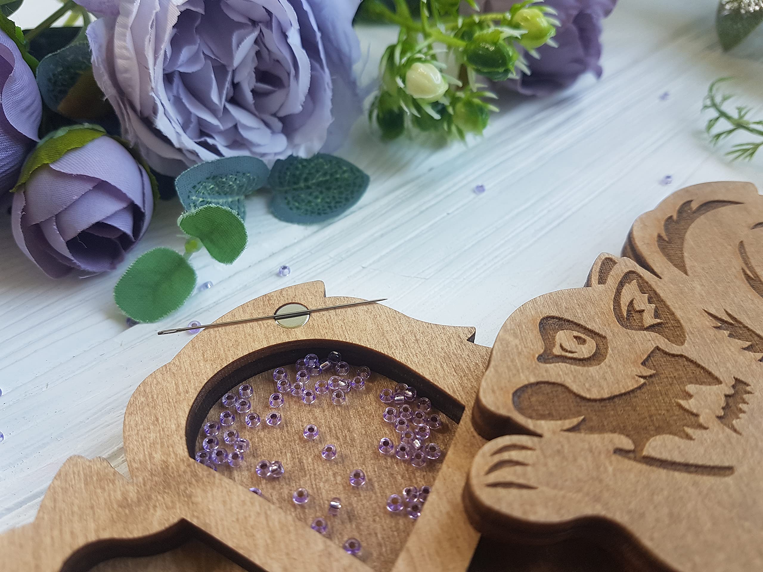 Wooden embroidery diamond painting accessories storage box Beads organizer with wooden lid Tray Divider Jewelry Box Needlework bead holder (Squirrel)