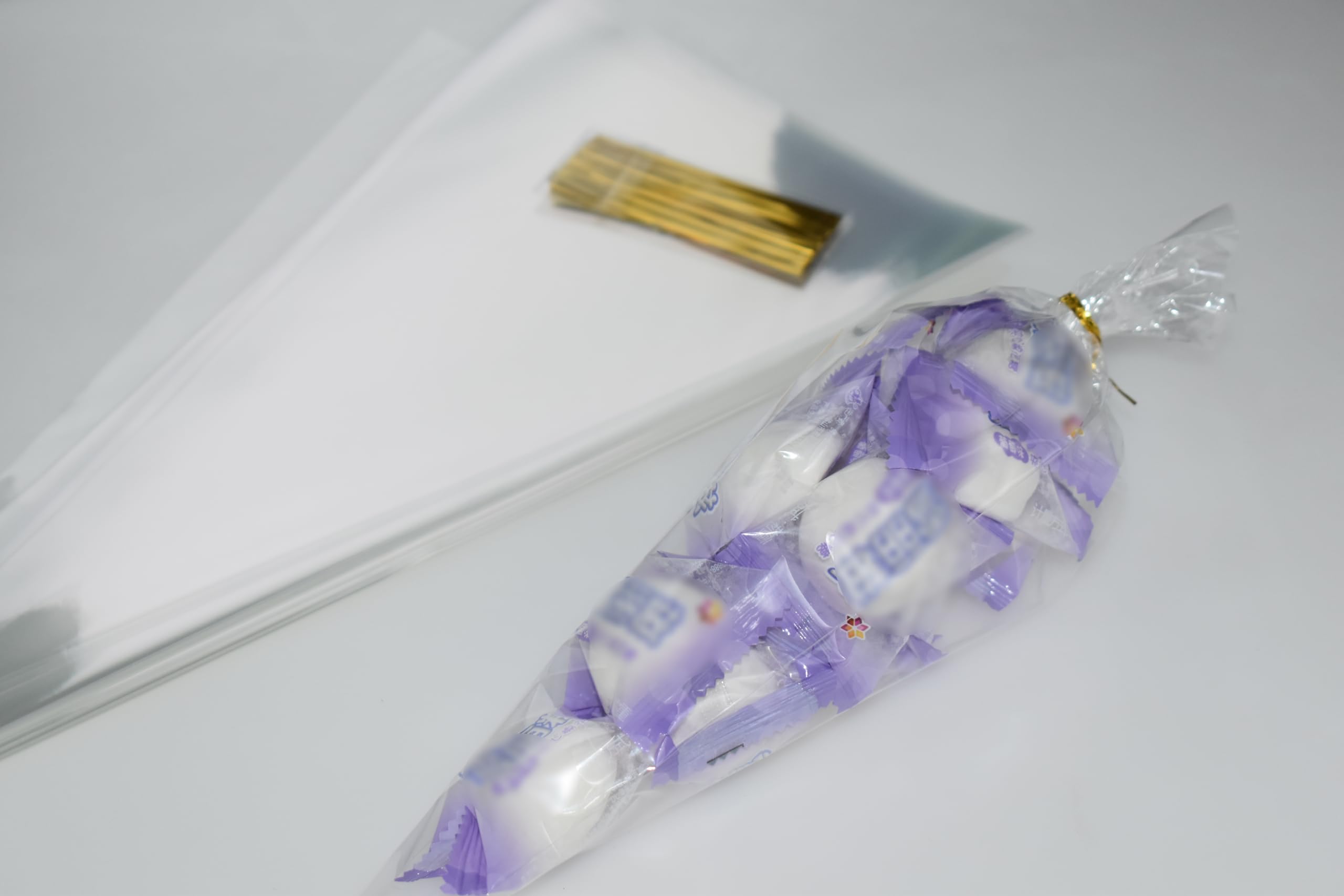 Hustar Cone Treat Bags, 7"x15" 100pcs Large Clear Cellophane Bags for Popcorn with 100pcs ties