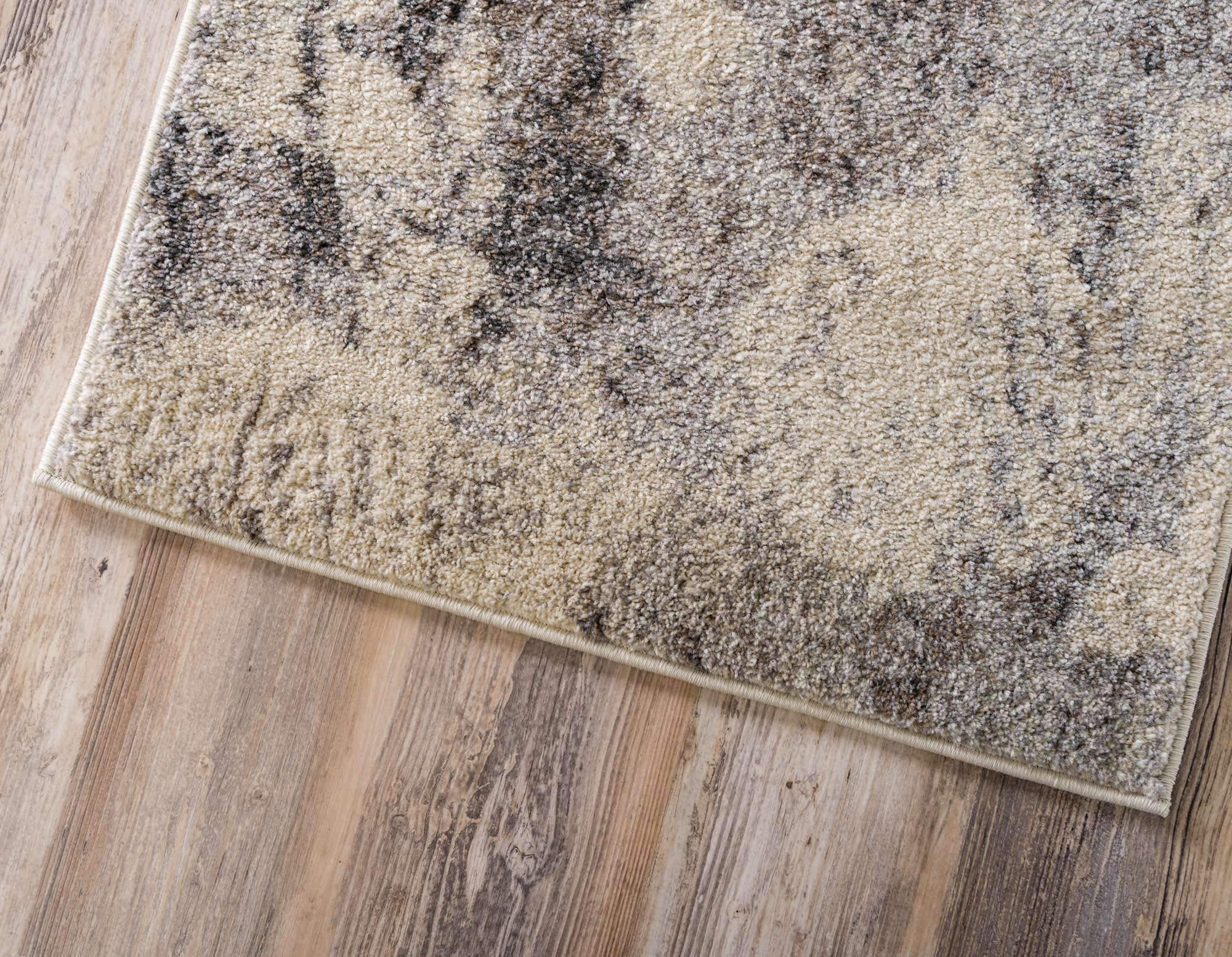 Unique Loom Positano Collection Coastal Modern Coral Lobster Shells Light Gray Runner Rug (2' x 7')