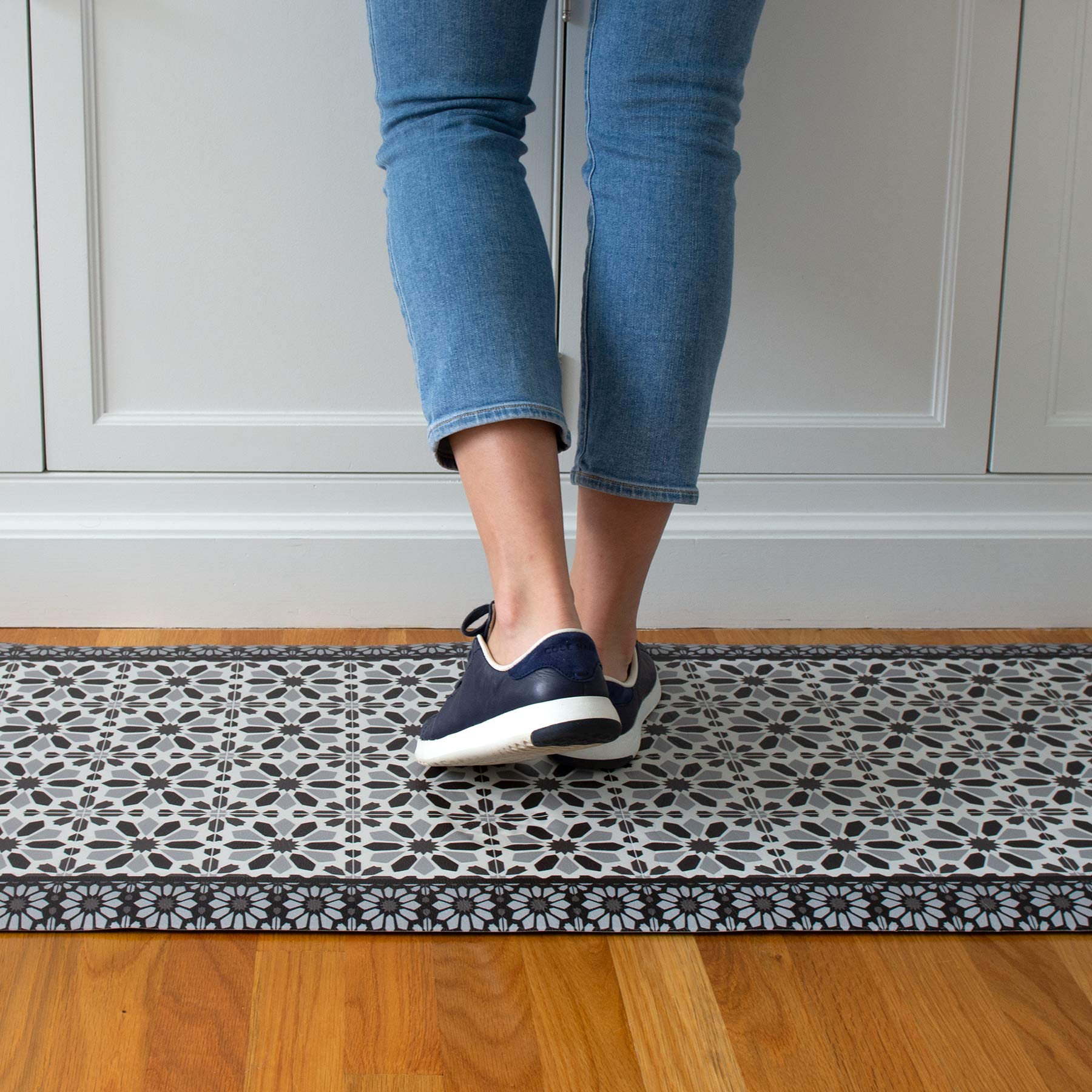 FloorPops FPA3731 Lannister Anti-Fatigue Comfort Long Mat, Black