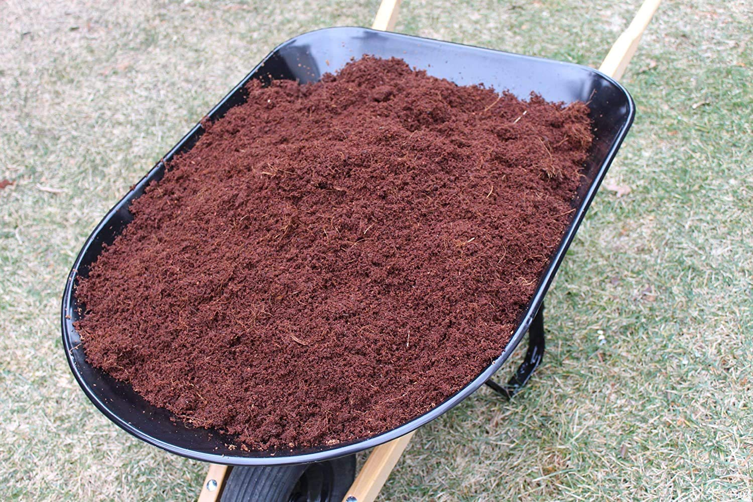 Kempf Compressed Coco Coir Pith Block, 10 Pound Block, Natural Potting Mix, Expands to 18 Gallons
