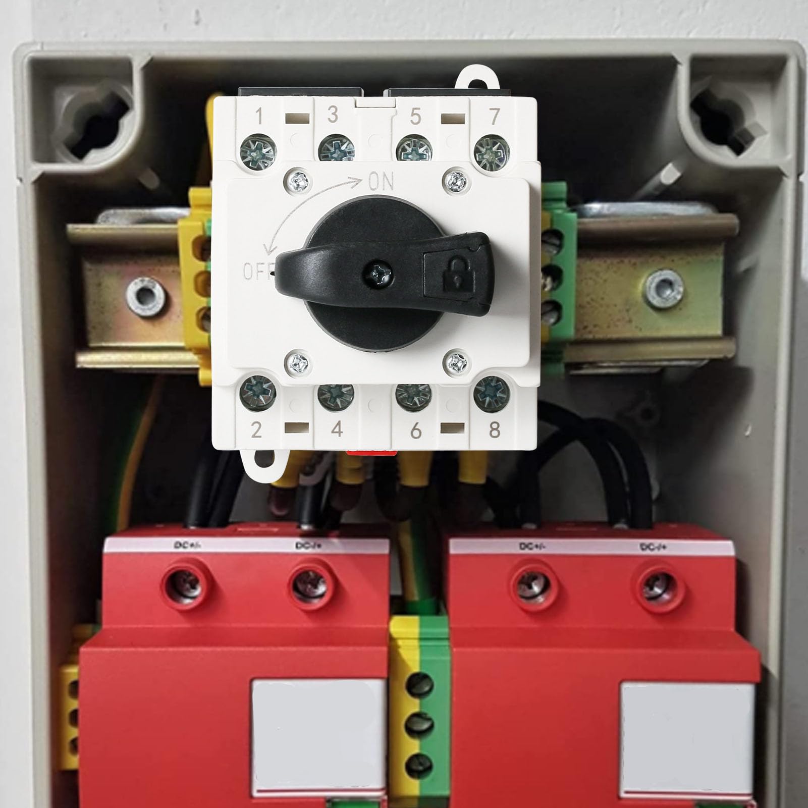 DC Isolator Switch 4P 1000V 32A, Waterproof Solar Disconnect Switch for Outdoor PV System