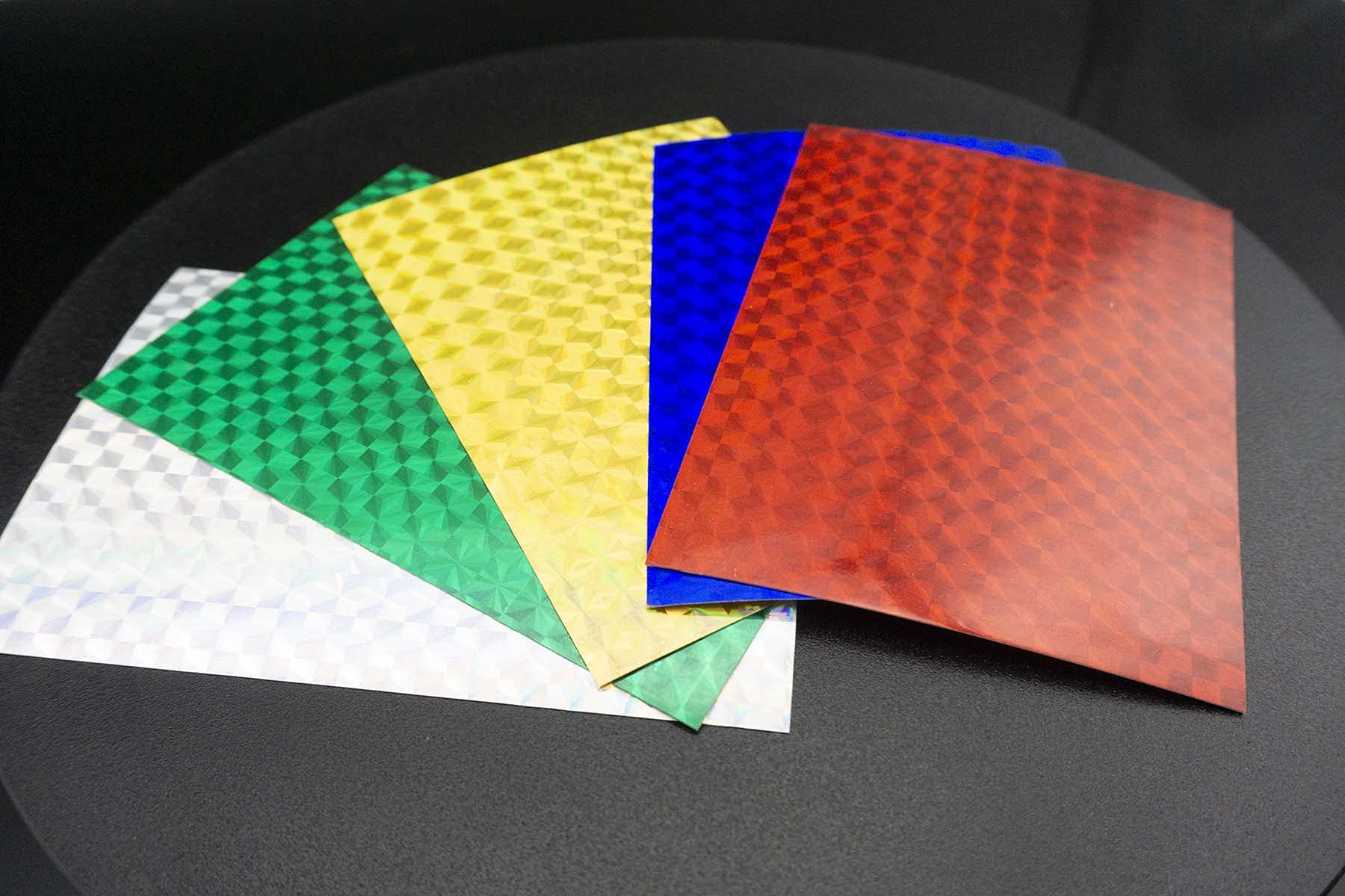 Fish Scale Sticker 20 PCS 5 Colors 7.3x10cm DIY Holographic Laser Sticker Fishing Lure Stickers Stereoscopic Adhesive Film Flash Tape Reflective Tackle