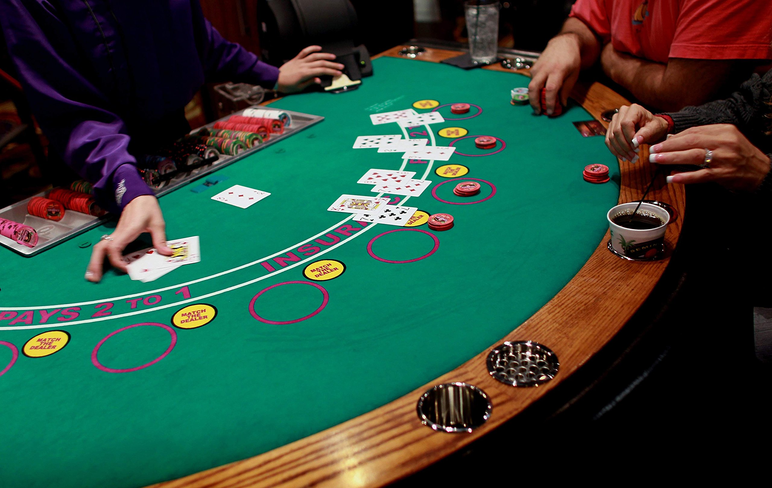 Traveling Portable Classic Blackjack 21 Cards & 5 in 1 Poker Electronic Handheld Game