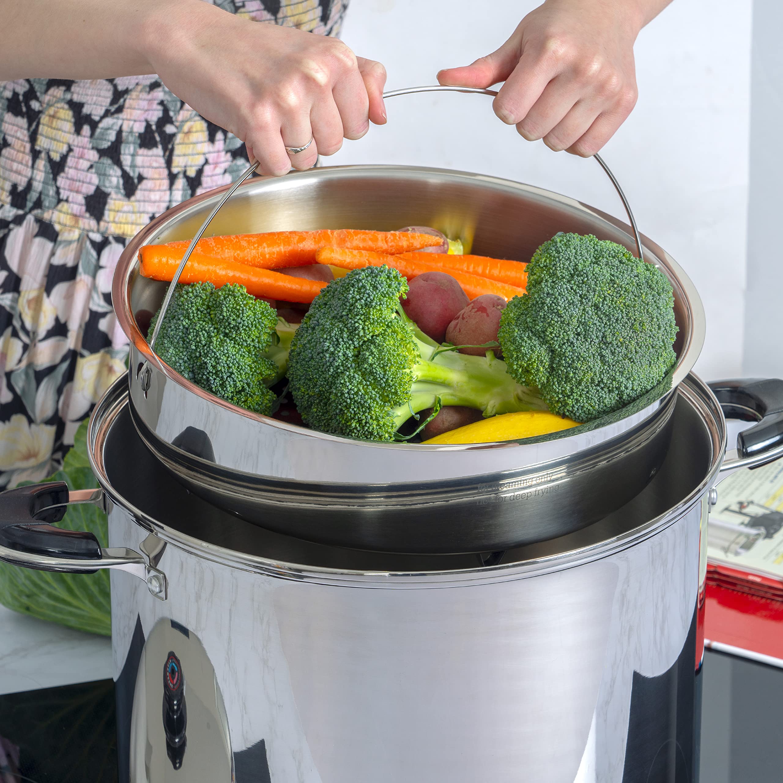 Maxam 30 Quart Stock Pot & Steamer Basket Set - Waterless Cooking & High Heat-Retention - Soup Pot w/Lid for Cooking & Serving