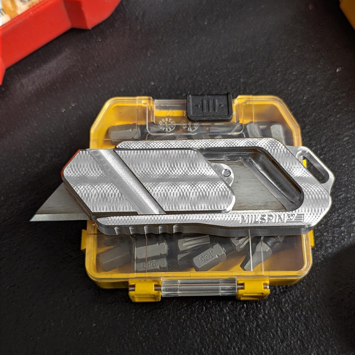 Milspin Magnus 2.0 Aluminum EDC Utility Knife with Retractable Razor and Internal Spare Blade Storage I 7 Blades Included I Made in USA