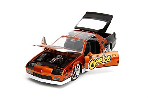 Jada Toys Cheetos 1:24 1985 Chevy Camaro Z28 Die-Cast Car & 2.75" Chester Cheetah Figure, Orange