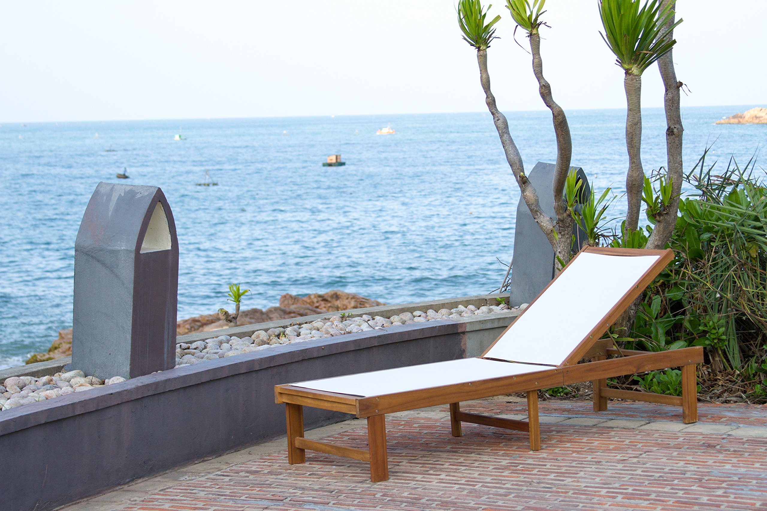 SAFAVIEH Outdoor Collection Manteca Brown Solid Wood/White Texline Fabric Adjustable Chaise Lounge Chair (PAT6708A)