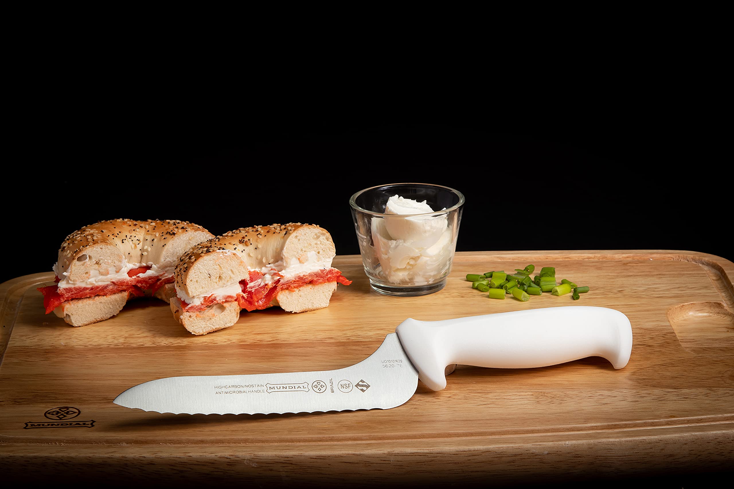 Mundial Offset- Serrated Edge Sandwich Knife, White, 9-Inch