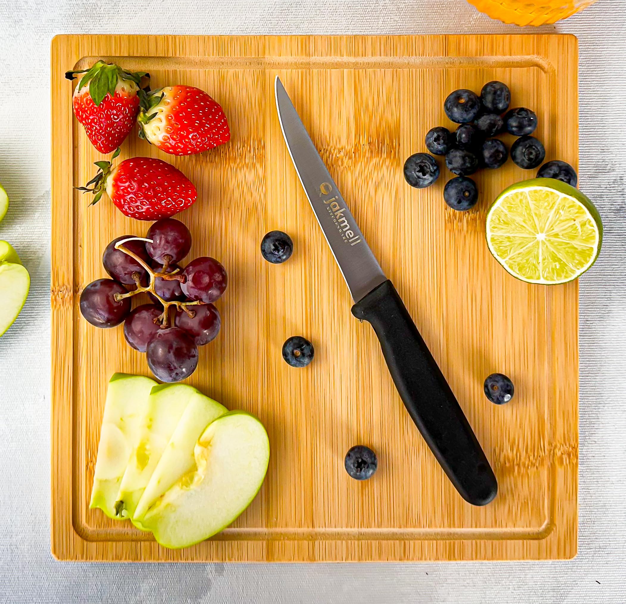 Jakmell Kitchenware 4 Inch Serrated Paring Knife with Black Handle, Stainless Steel Kitchen Knife with Durable Handle, All-Purpose Small Kitchen Utility Knife